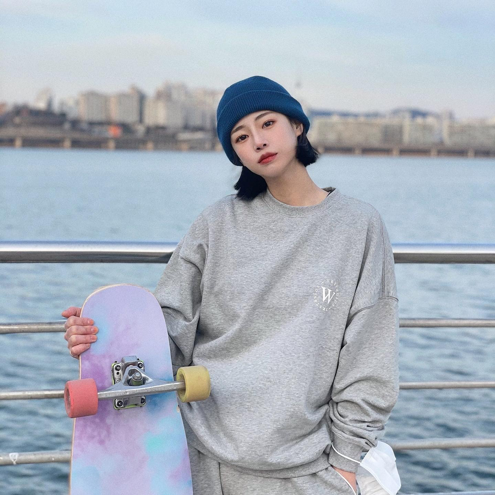 롱보더 김규리 (@gyurii) 님의 게시물 | KREAM