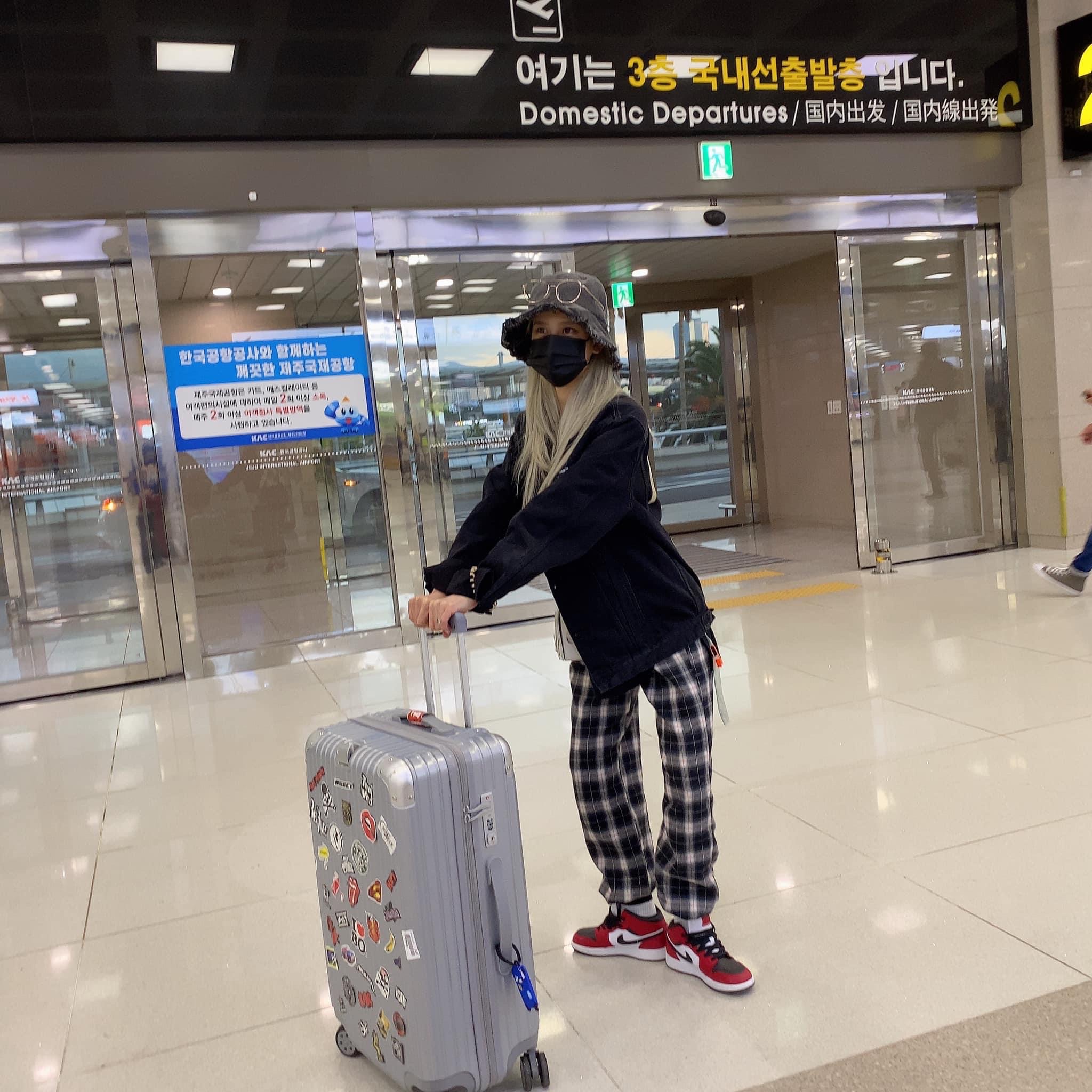 NIZI (@nizi_xx) 님의 게시물 | KREAM