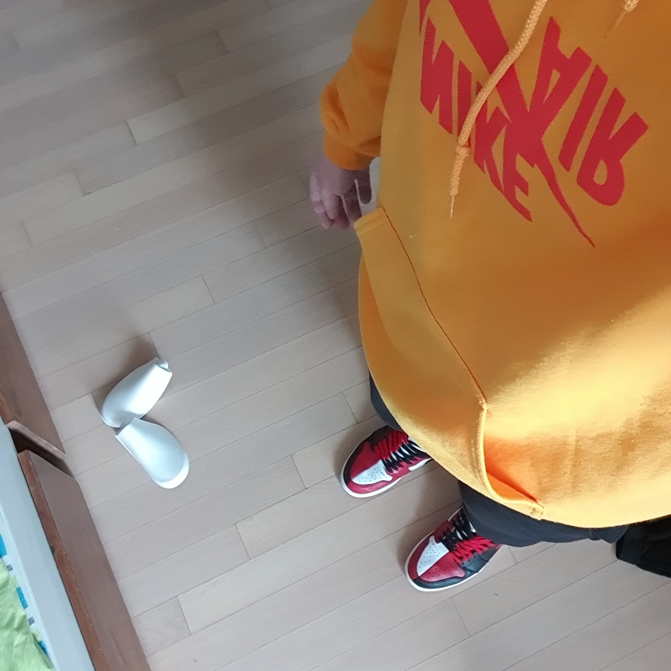 (@luv_yourself) 님의 게시물 | KREAM