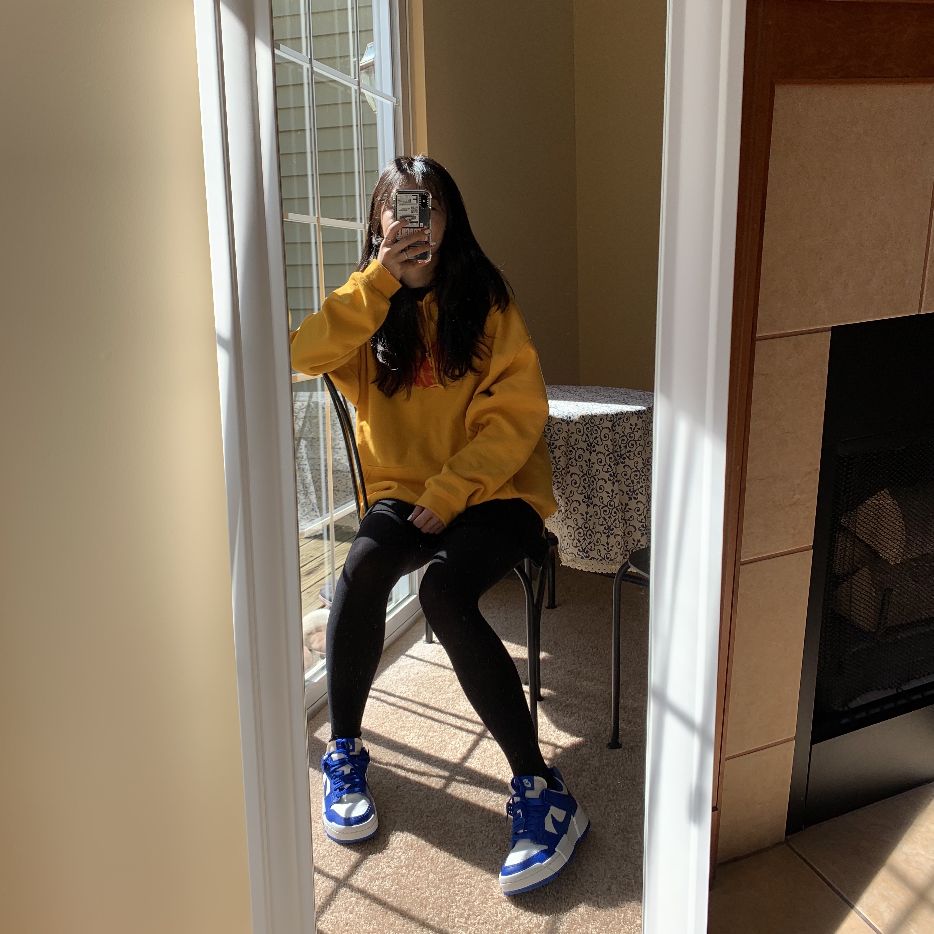 catislove (@moredignity) 님의 게시물 | KREAM