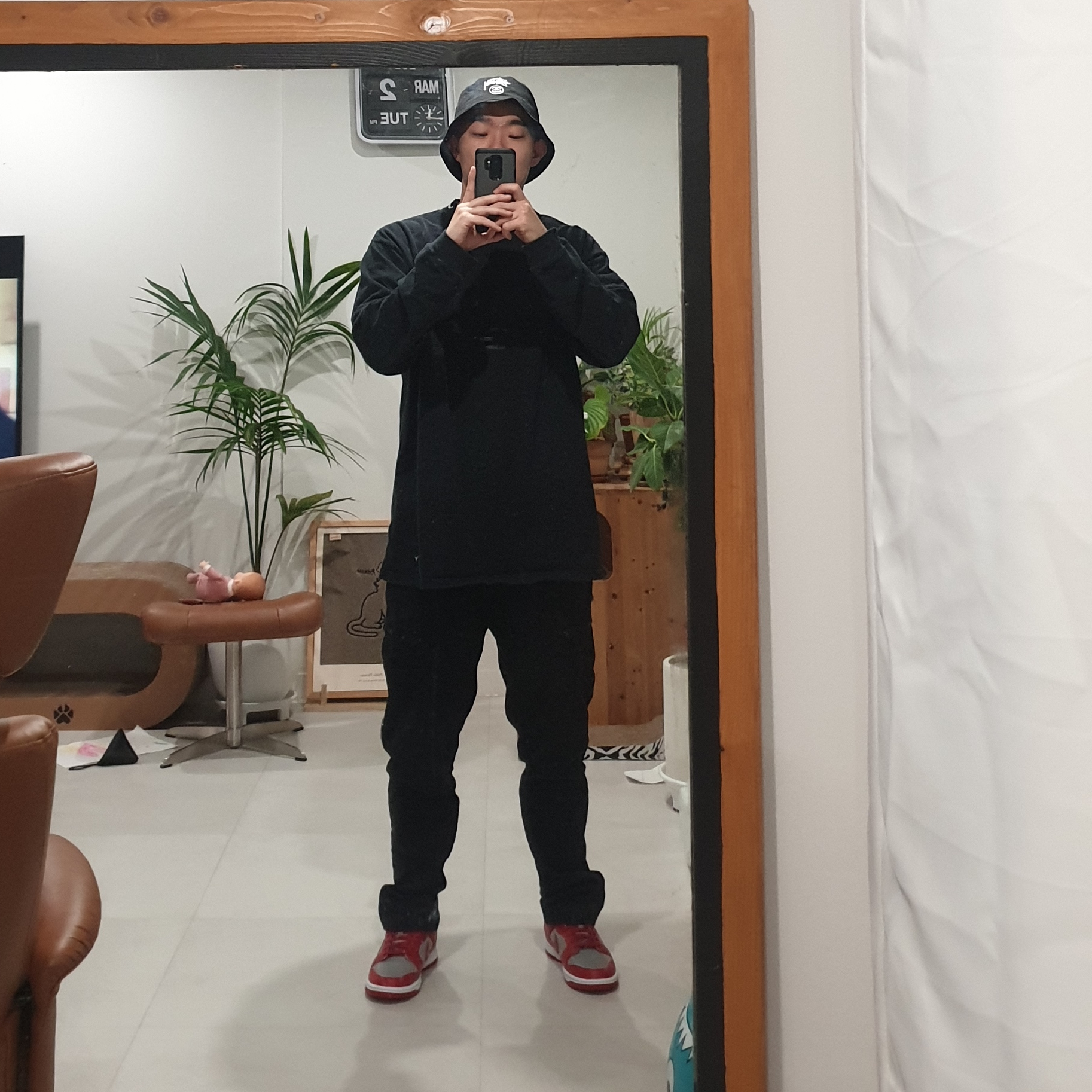 겜보이 (@gamboy) 님의 게시물 | KREAM