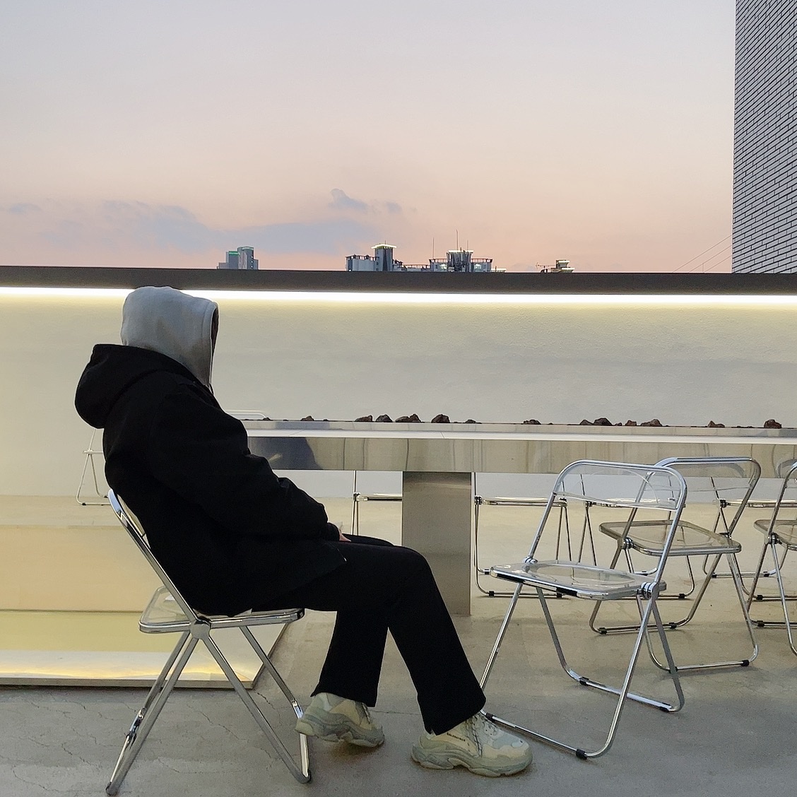 임준영 (@jj._.youth) 님의 게시물 | KREAM