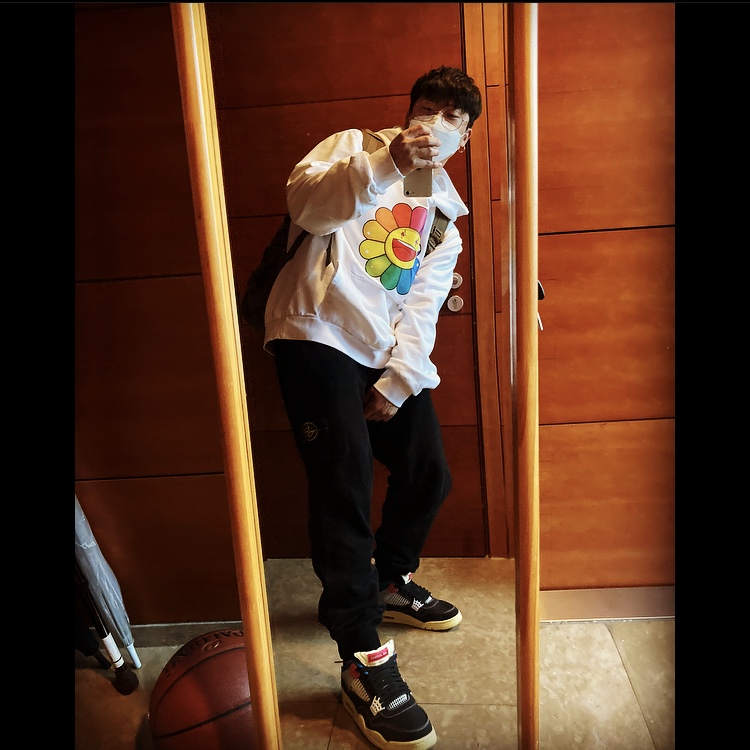 뀨 (@king_namq) 님의 게시물 | KREAM