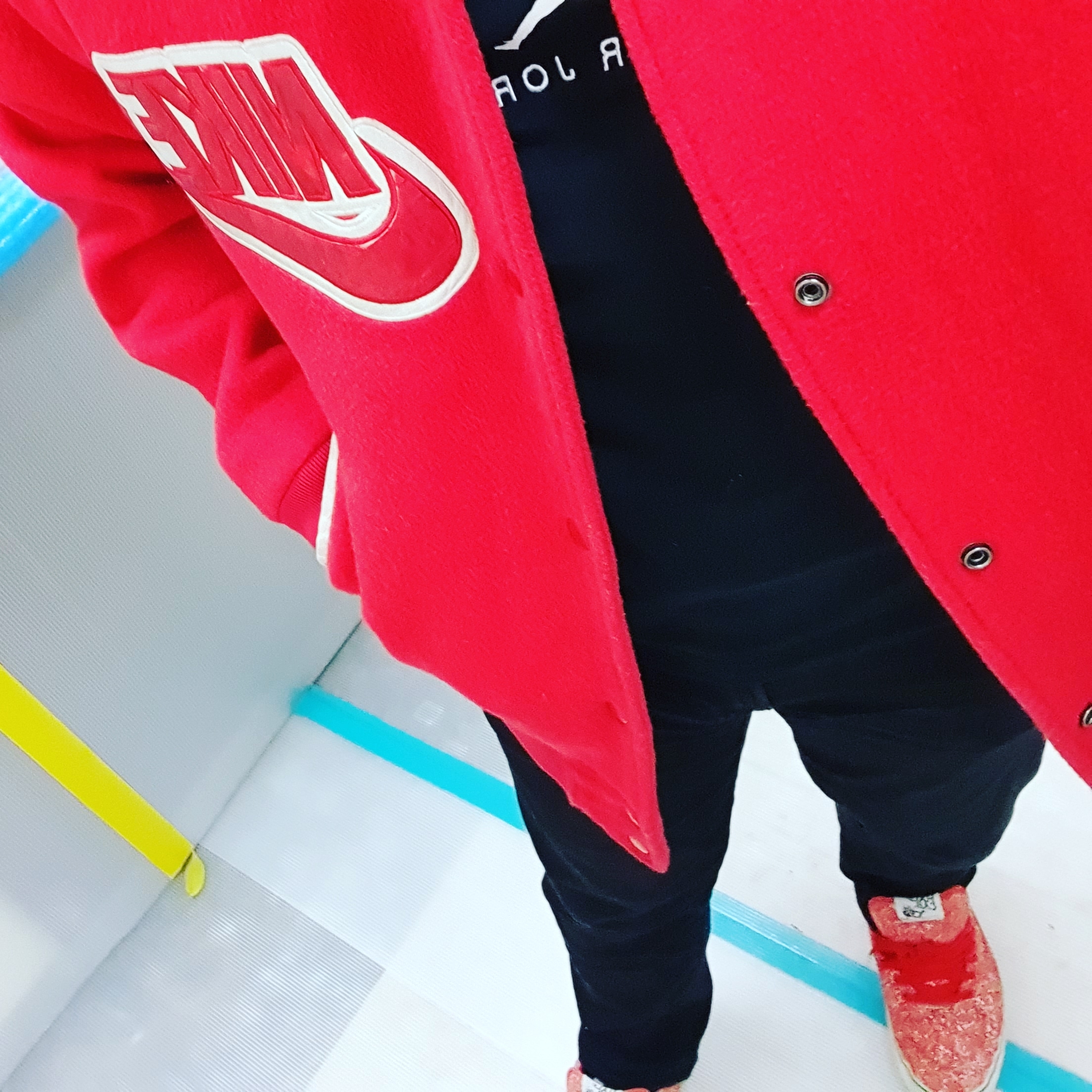 (@luv_yourself) 님의 게시물 | KREAM