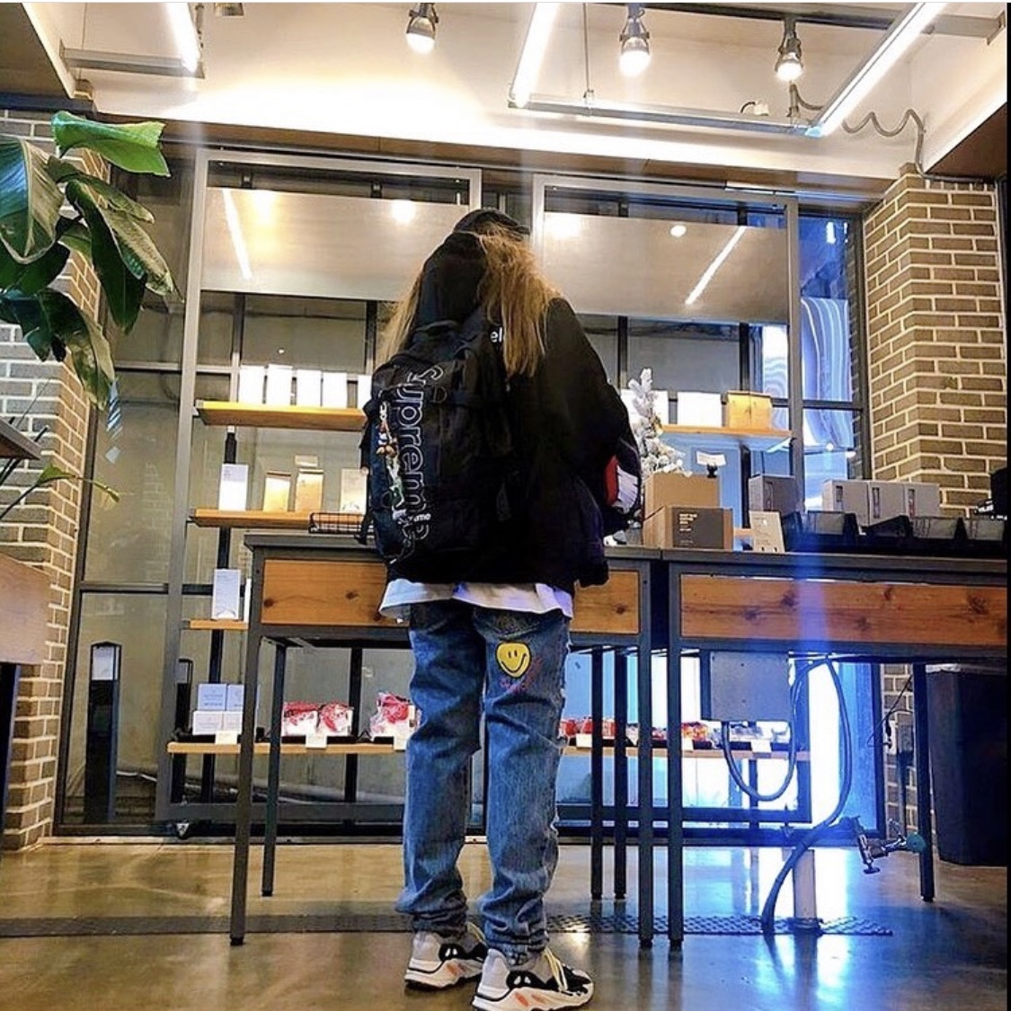 융🐬 (@__yoon.23) 님의 게시물 | KREAM