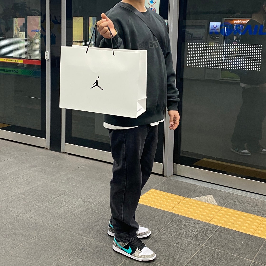 chi (@chih2_) 님의 게시물 | KREAM