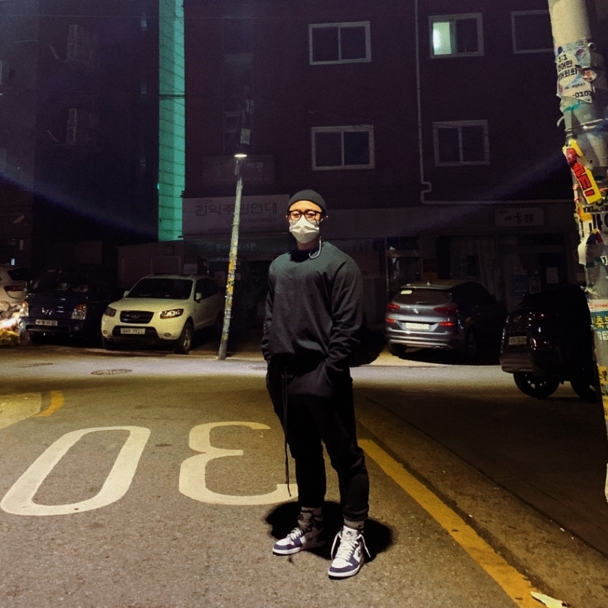 @whats) 님의 게시물 | KREAM