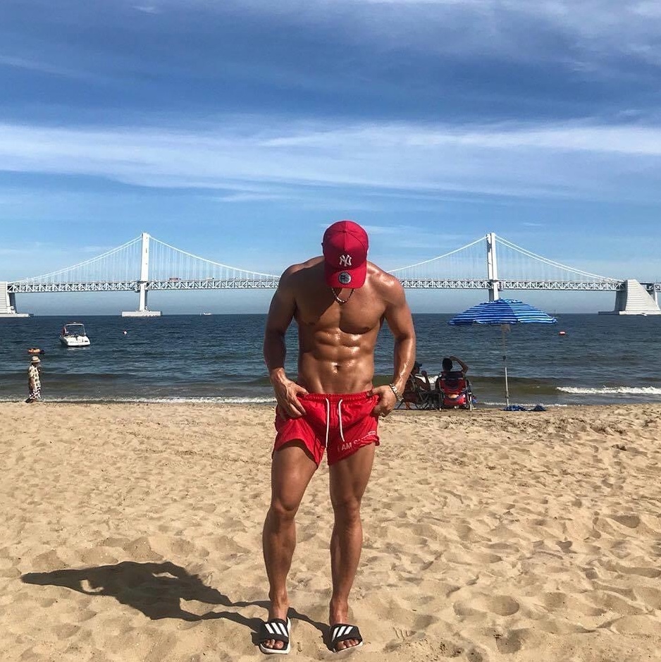 변브로 (@byunbro) 님의 게시물 | KREAM