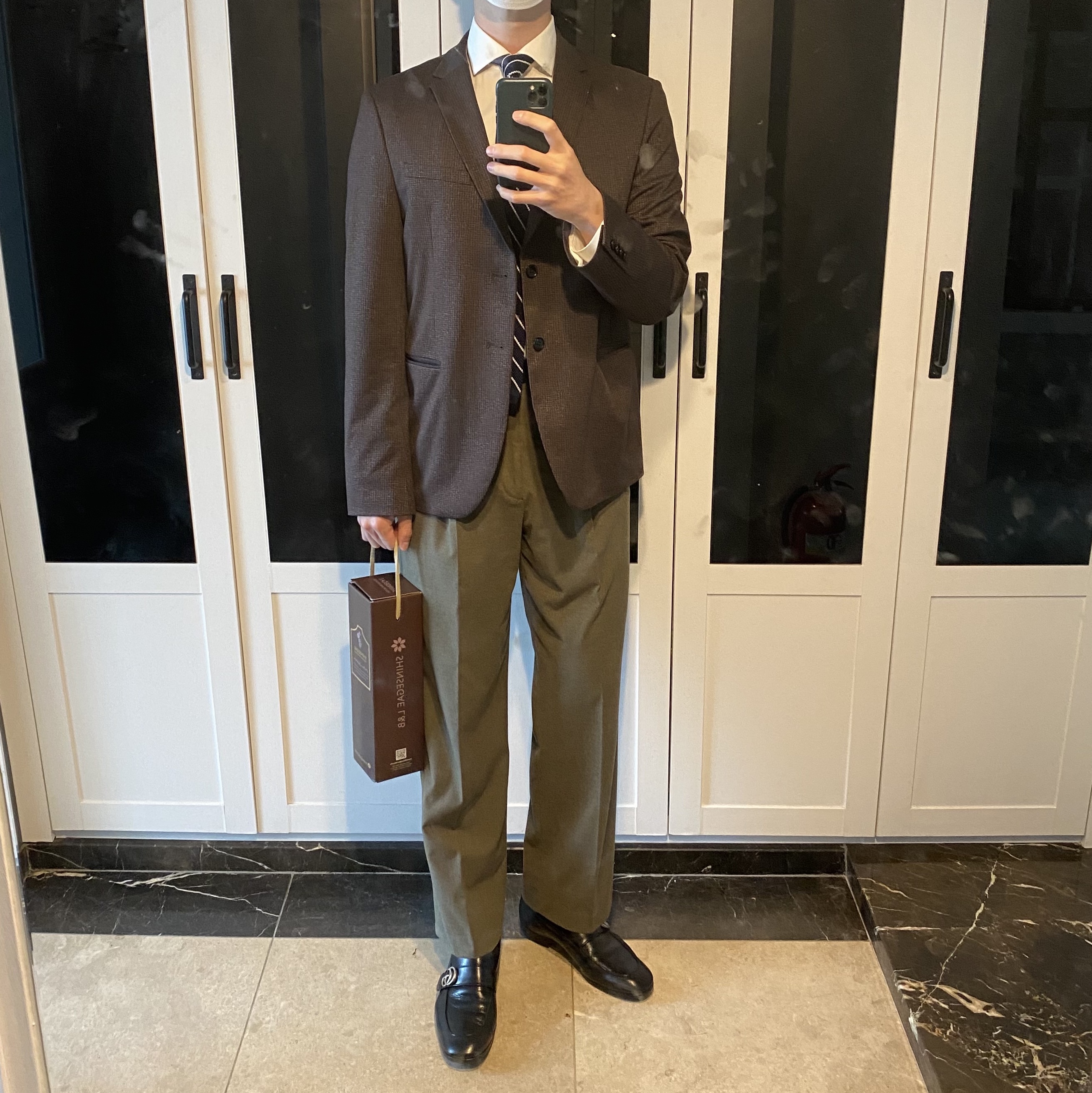 Bz (@b.zin) 님의 게시물 | KREAM