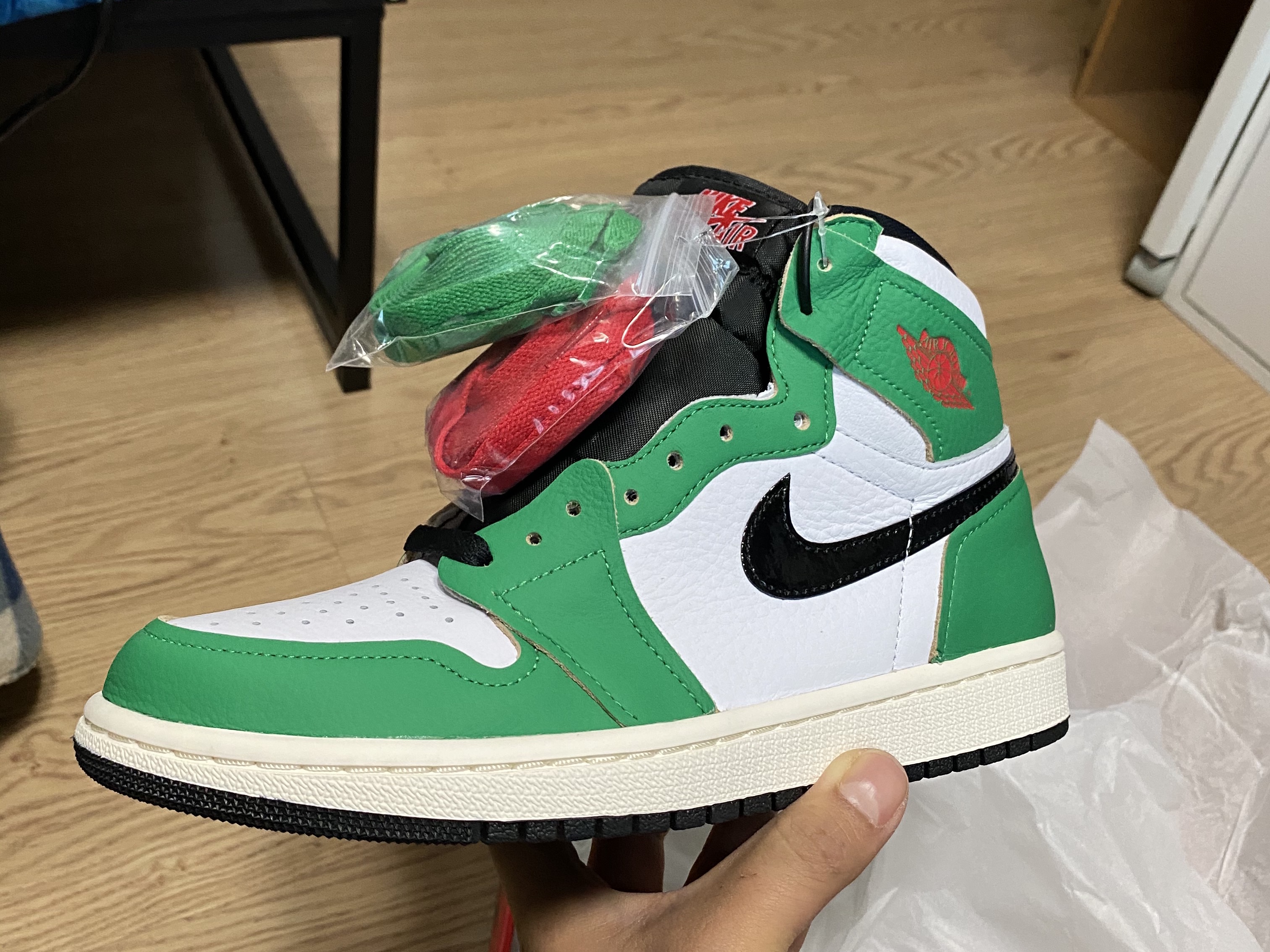 jin (@jw___93) 님의 게시물 | KREAM