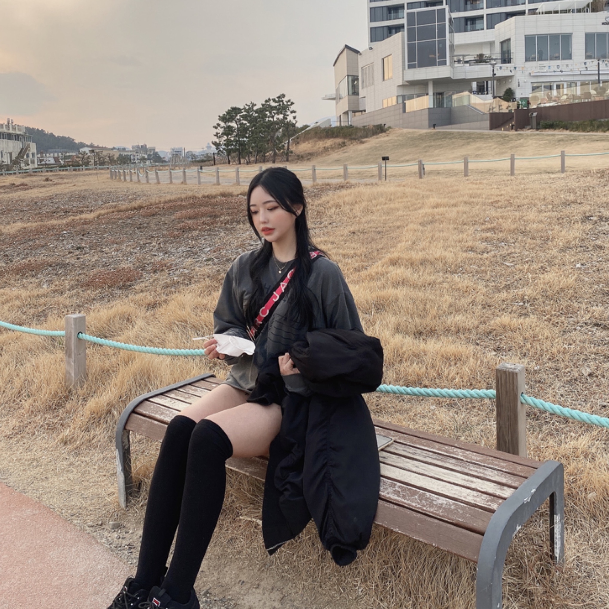 홍시맘 (@oue_nn) 님의 게시물 | KREAM