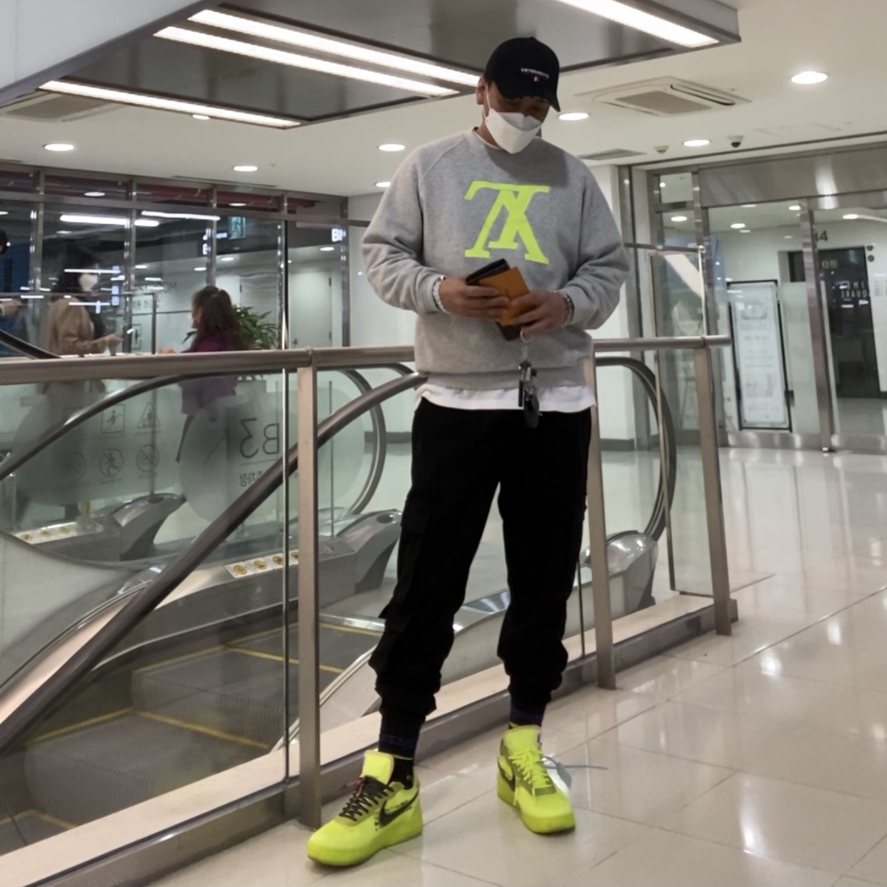 우쓰 (@woos_k) 님의 게시물 | KREAM