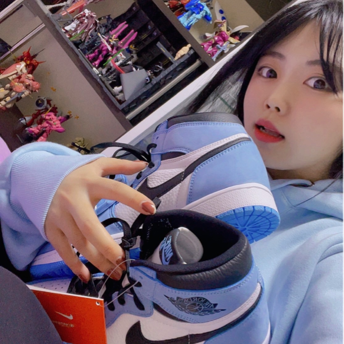 뎨야 (@erhye12) 님의 게시물 | KREAM