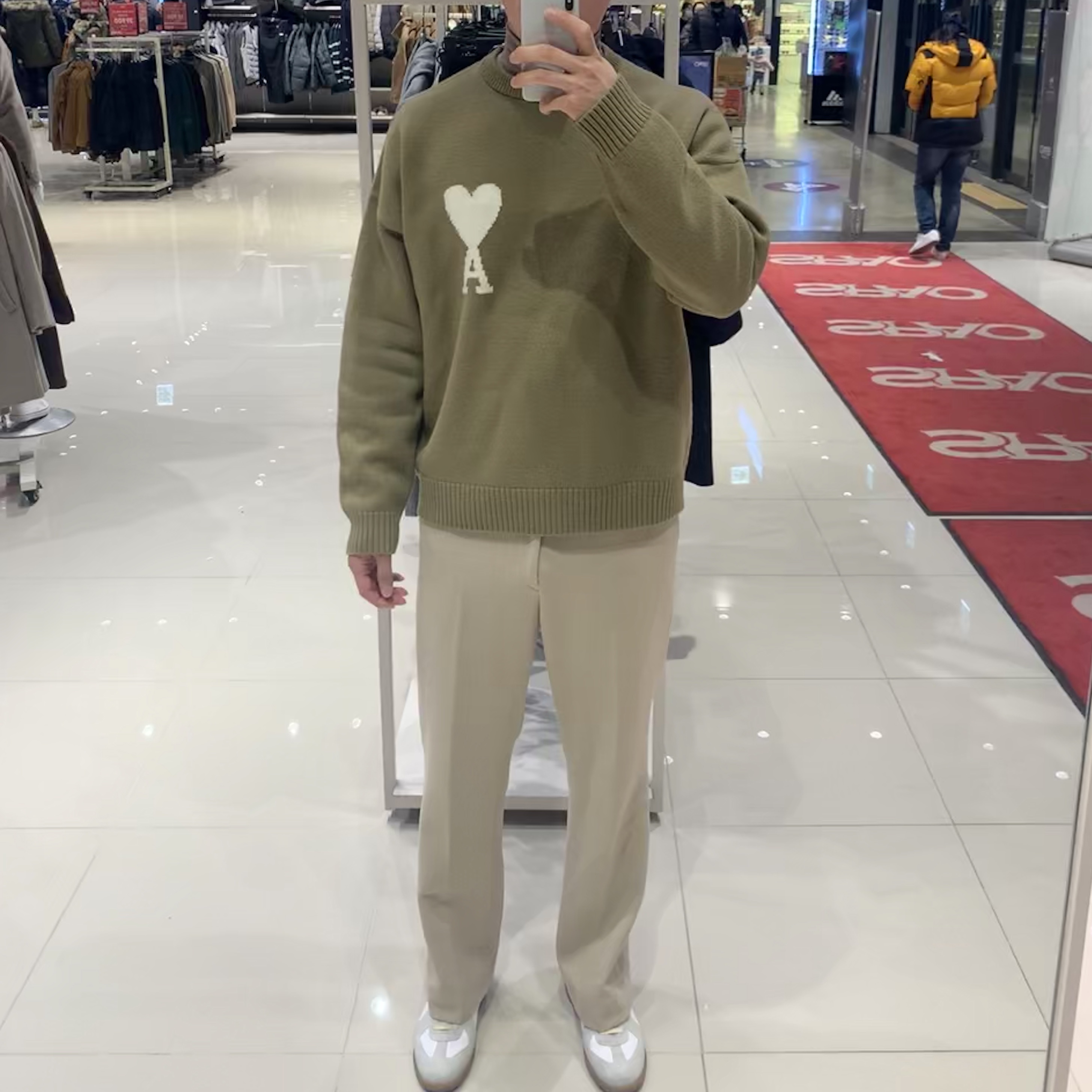 진 (@lee.yj__) 님의 게시물 | KREAM