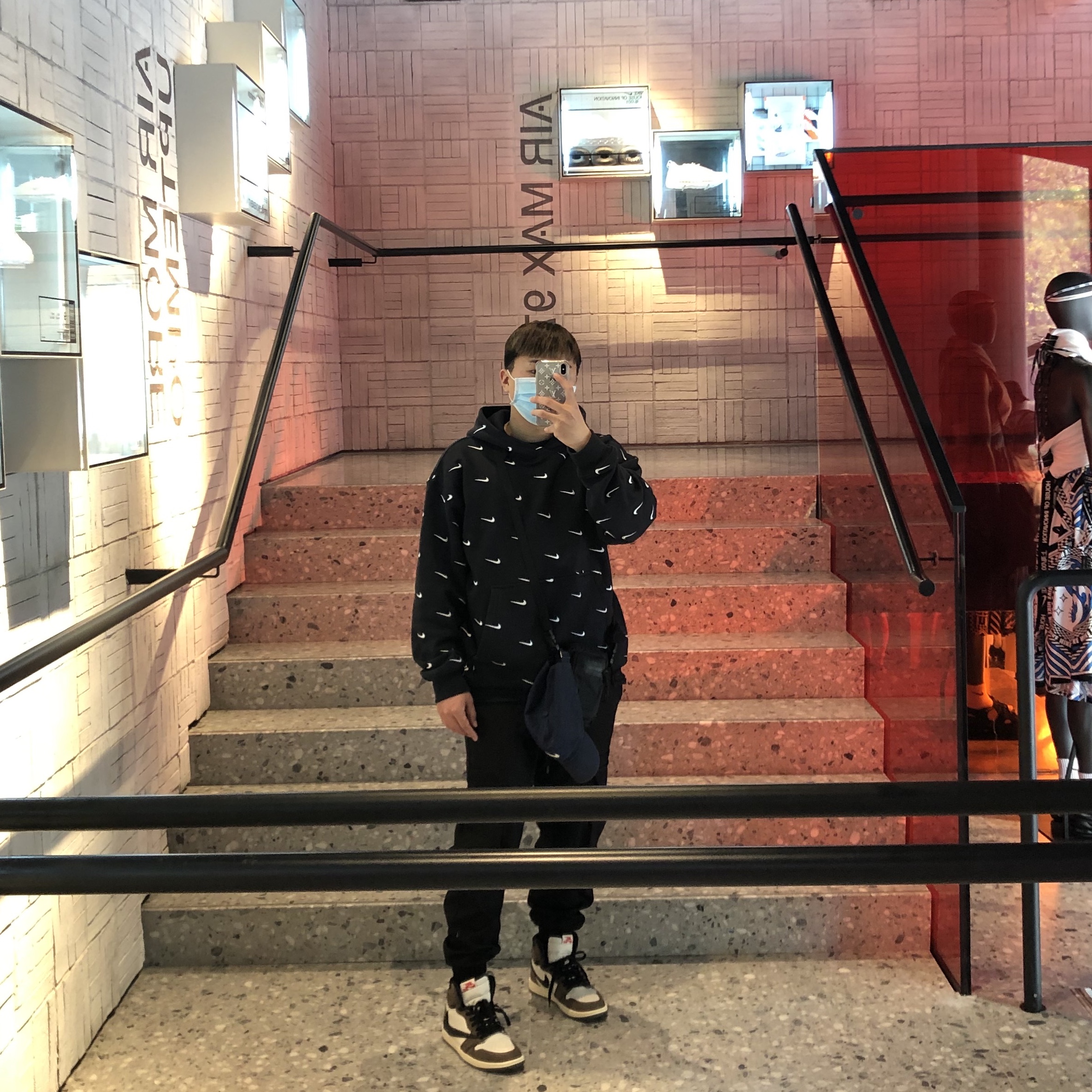 우유 (@louis_kim) 님의 게시물 | KREAM