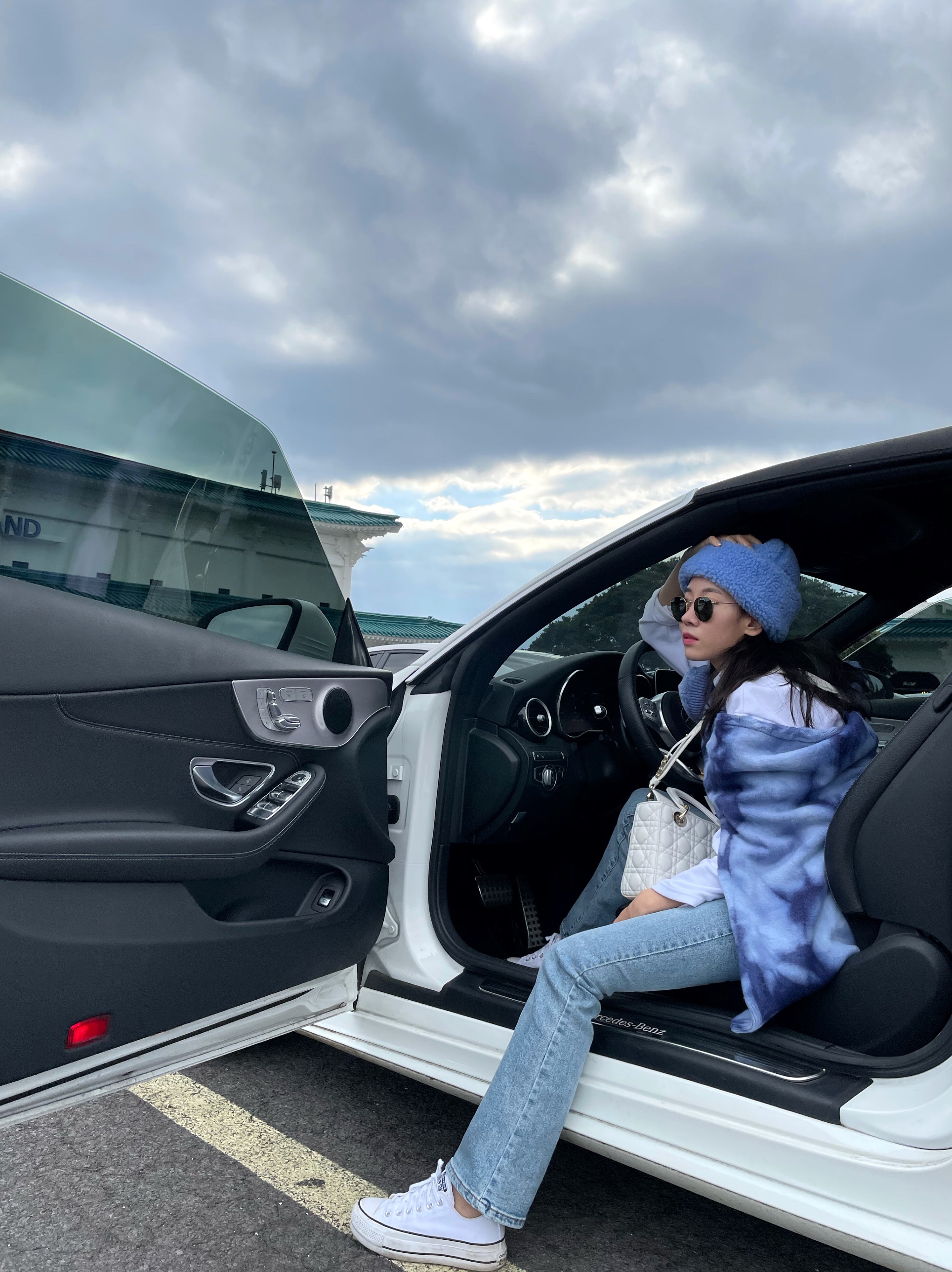 앤 (@byxnni) 님의 게시물 | KREAM