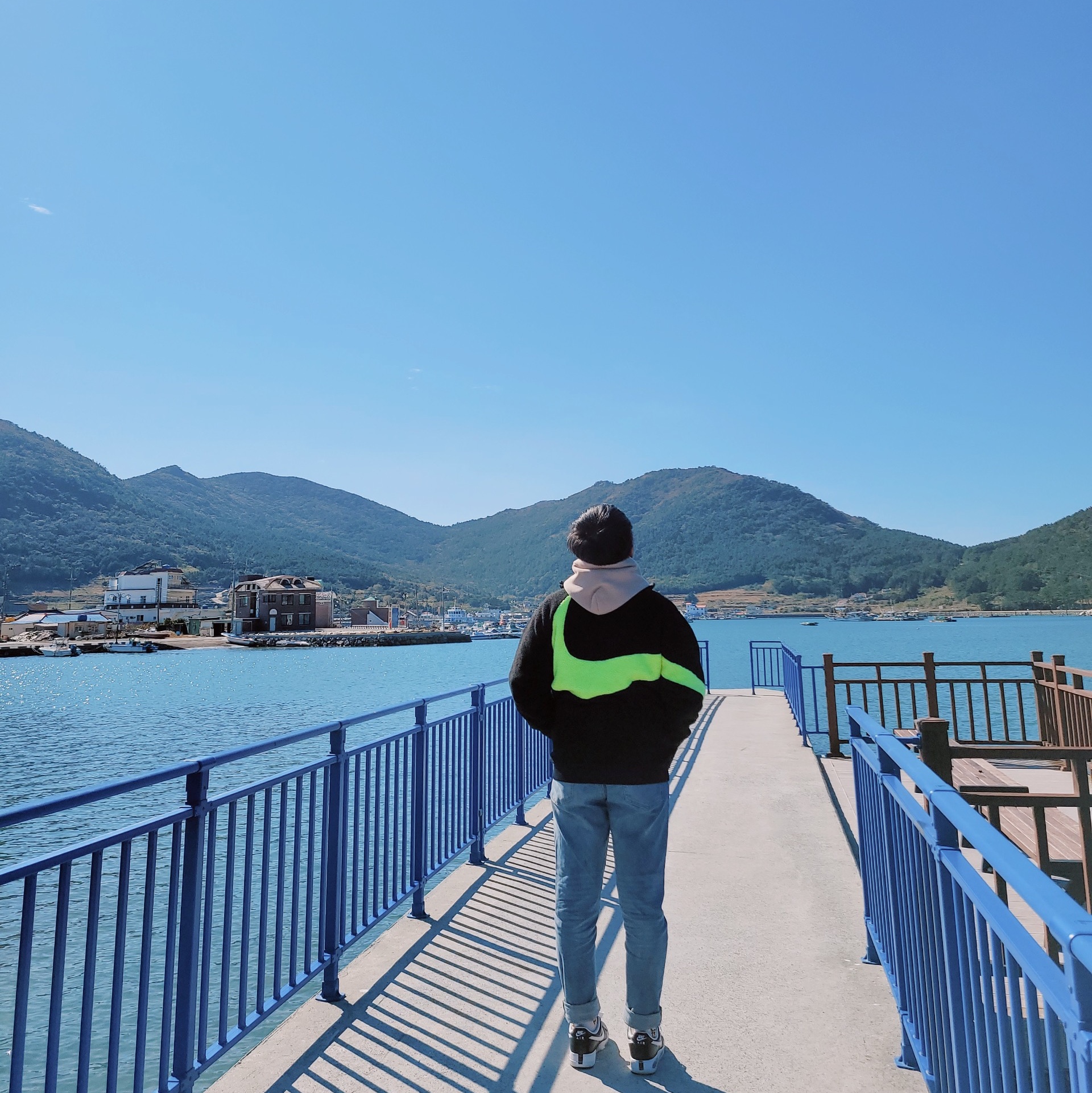 뿅 (@overrrun) 님의 게시물 | KREAM