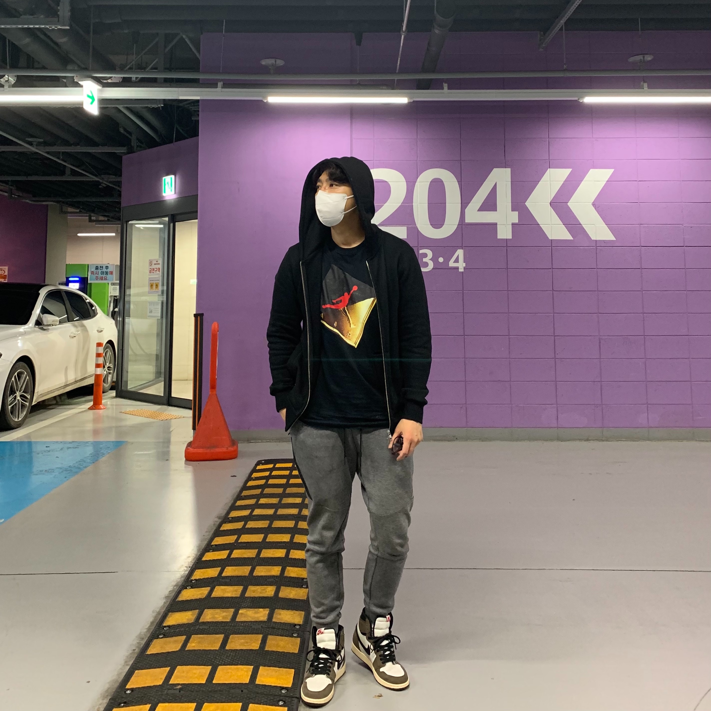 yansu (@uncommonguys) 님의 게시물 | KREAM