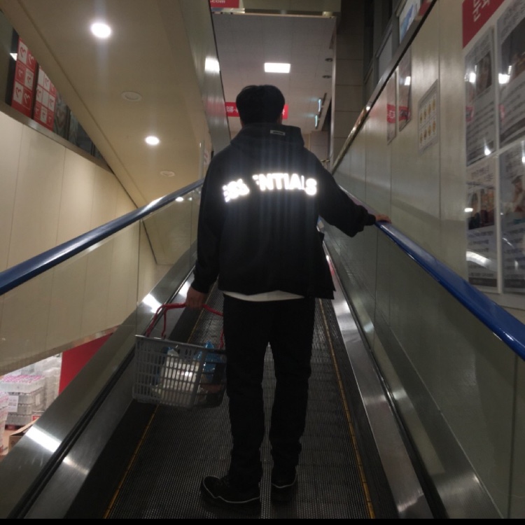 kk (@h_kyo) 님의 게시물 | KREAM