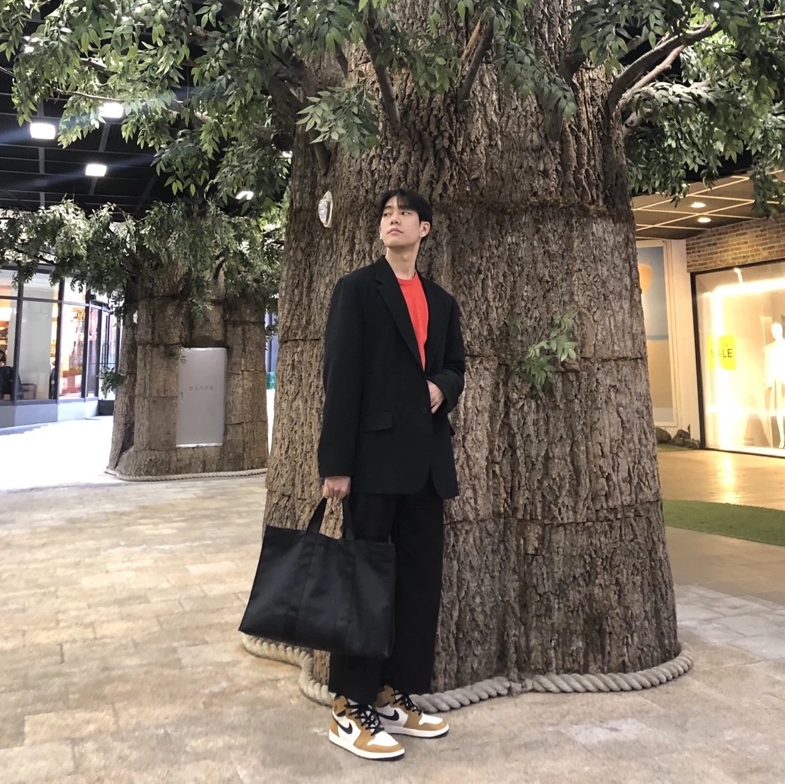 (@0ezehy) 님의 게시물 | KREAM