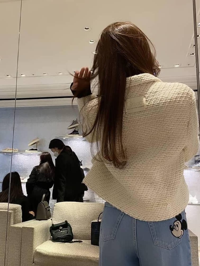 (@hn_i_i) 님의 게시물 | KREAM