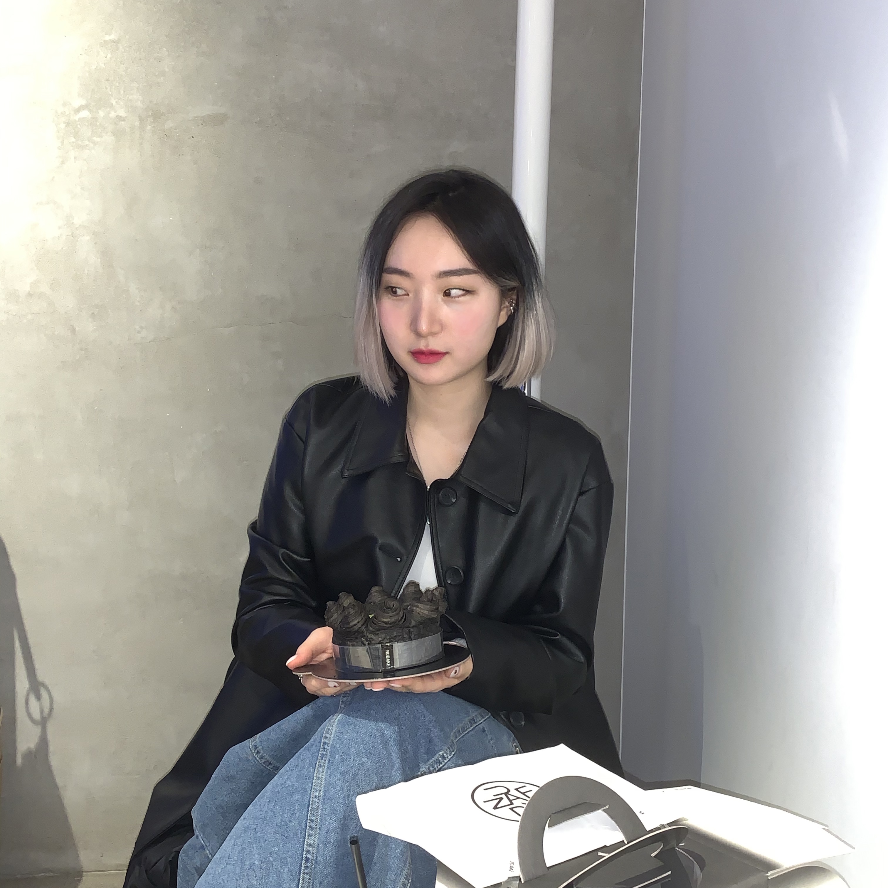 율 (@yu_rie_ha) 님의 게시물 | KREAM