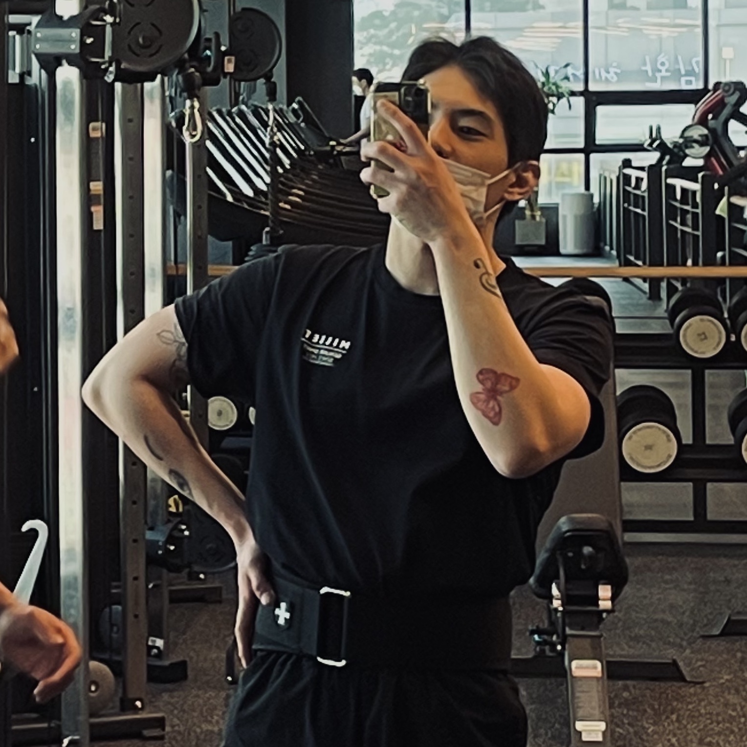 문수 (@moonsu) 님의 게시물 | KREAM