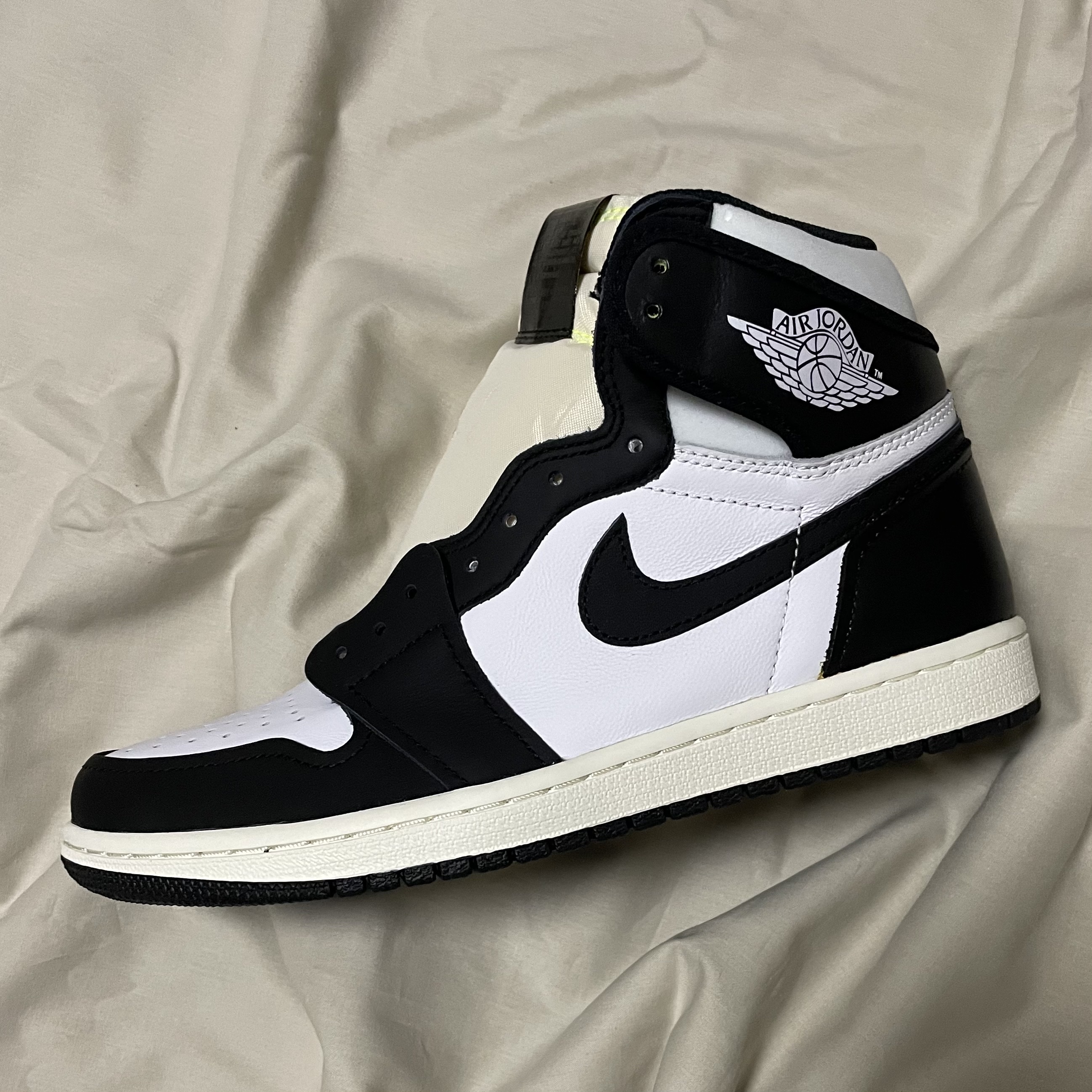 커스텀, 밑창보강👇🏻 r... (@rieul.studio) 님의 게시물 | KREAM