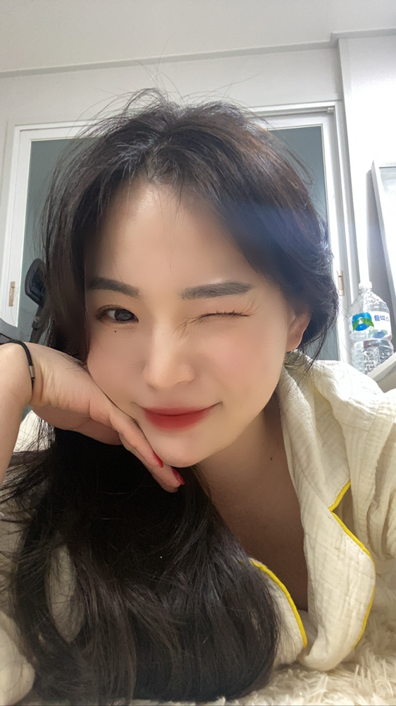 (@you._.b) 님의 게시물 | KREAM