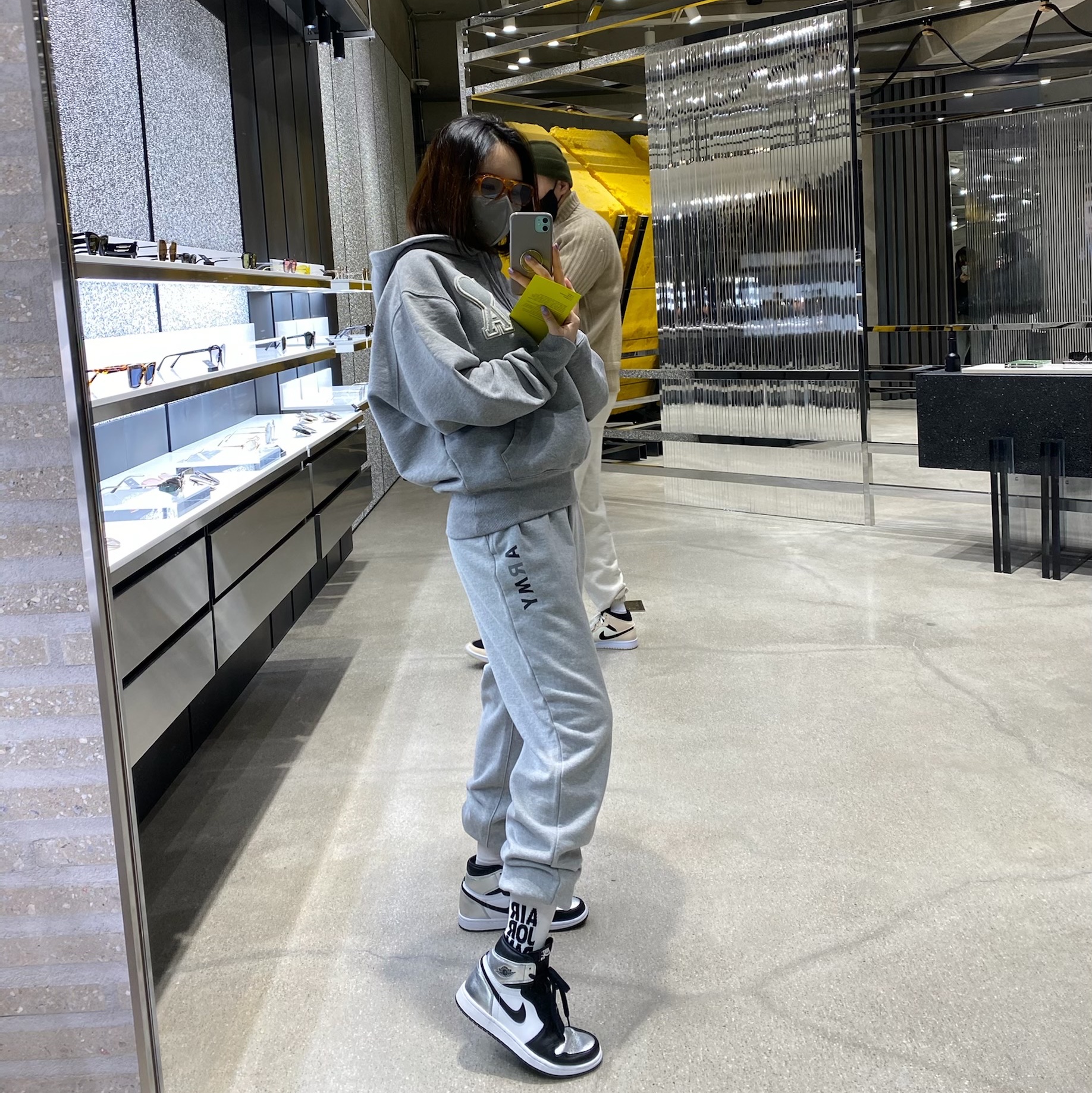 (@add_chaeng) 님의 게시물 | KREAM