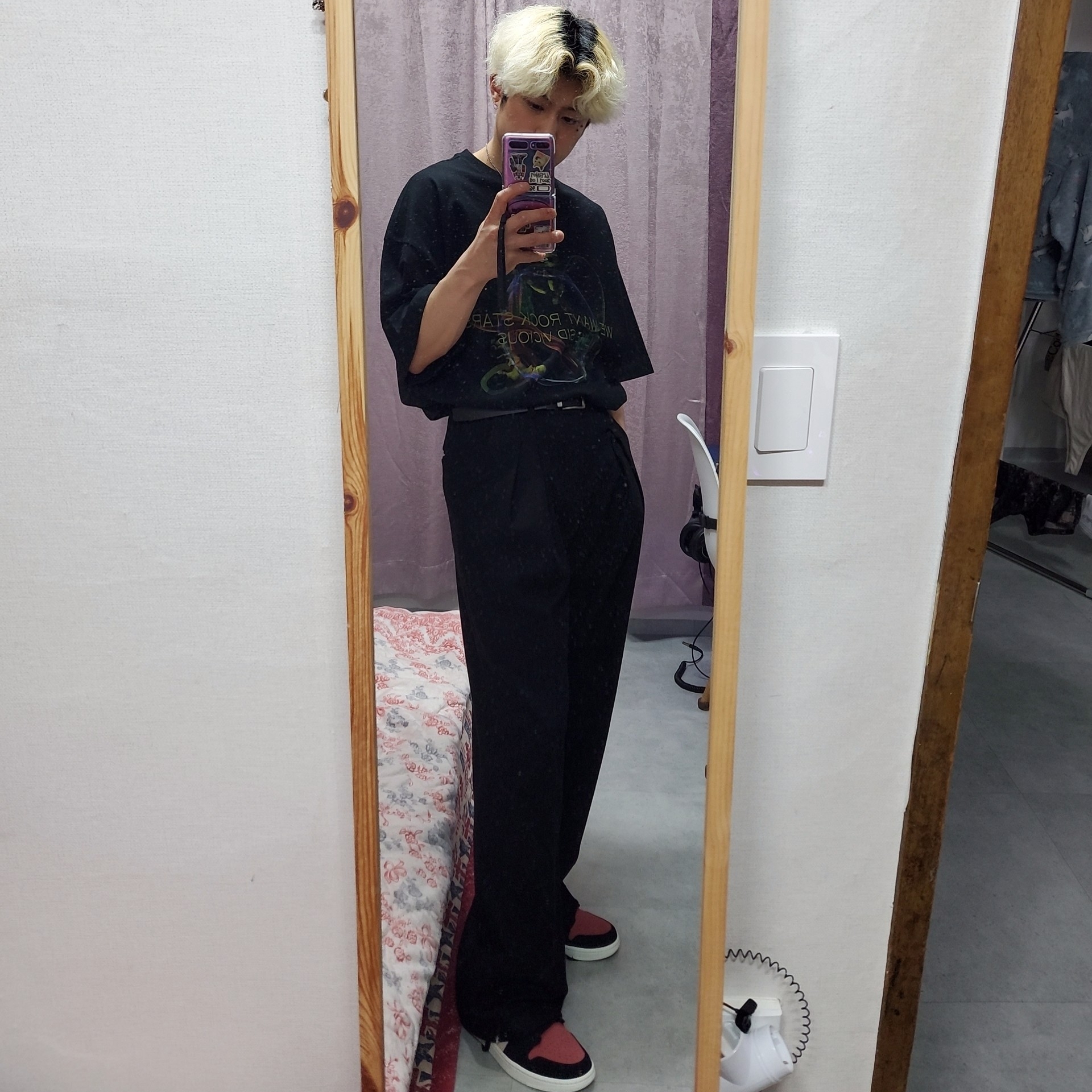 빈정빈정빈 (@vinvin) 님의 게시물 | KREAM