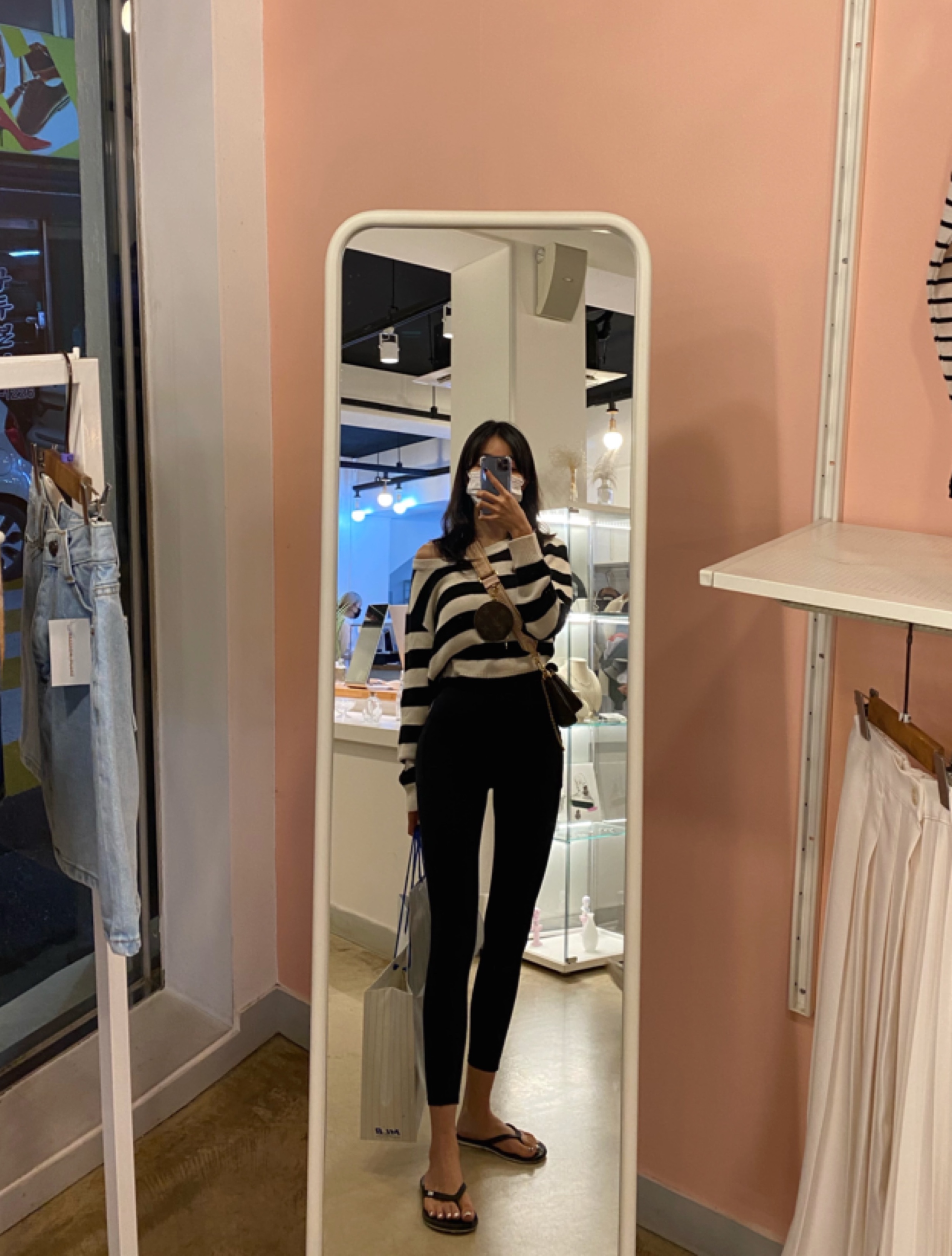 yeunju_98 (@vely.ju_0722) 님의 게시물 | KREAM