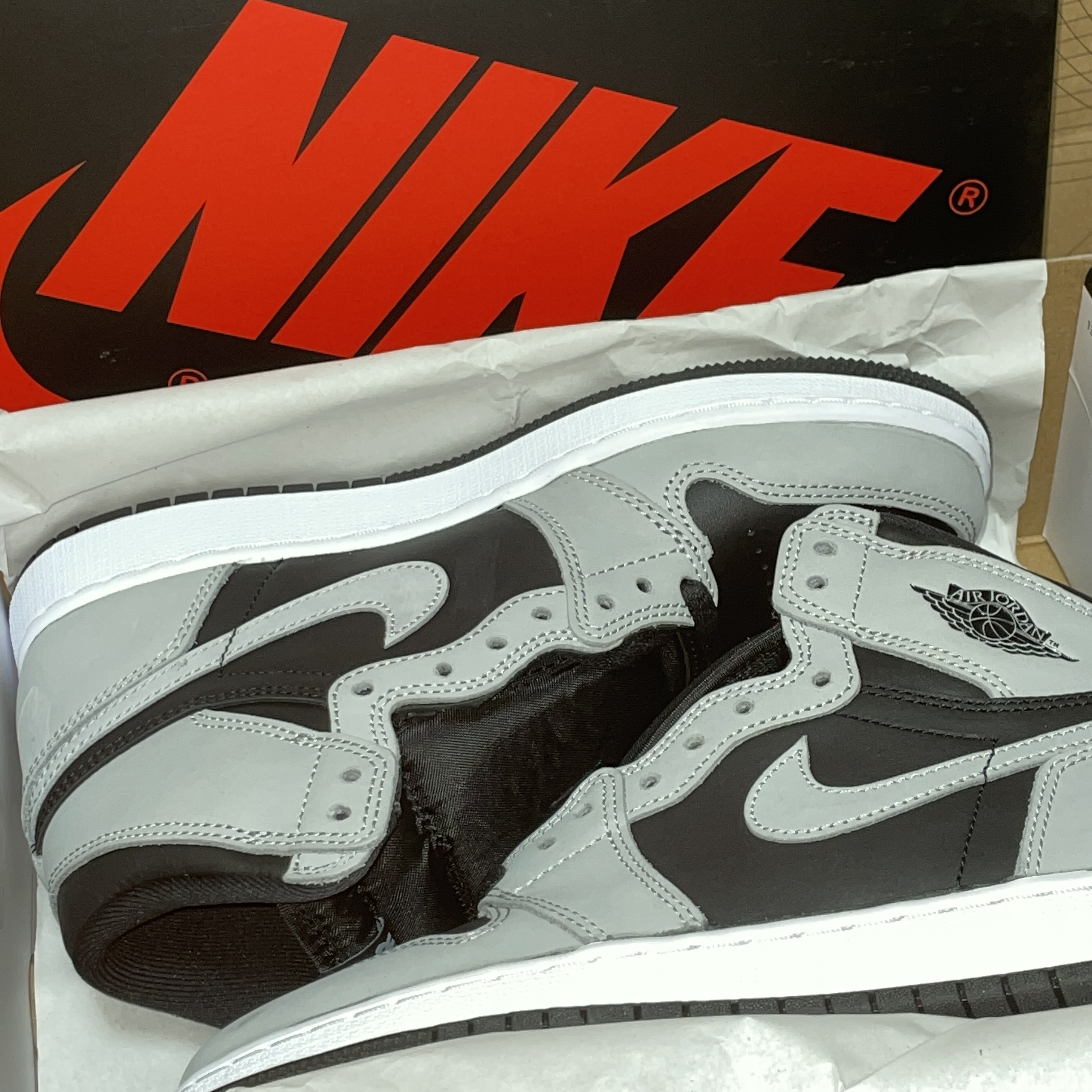 존예템 탐색기 (@zonyeah) 님의 게시물 | KREAM