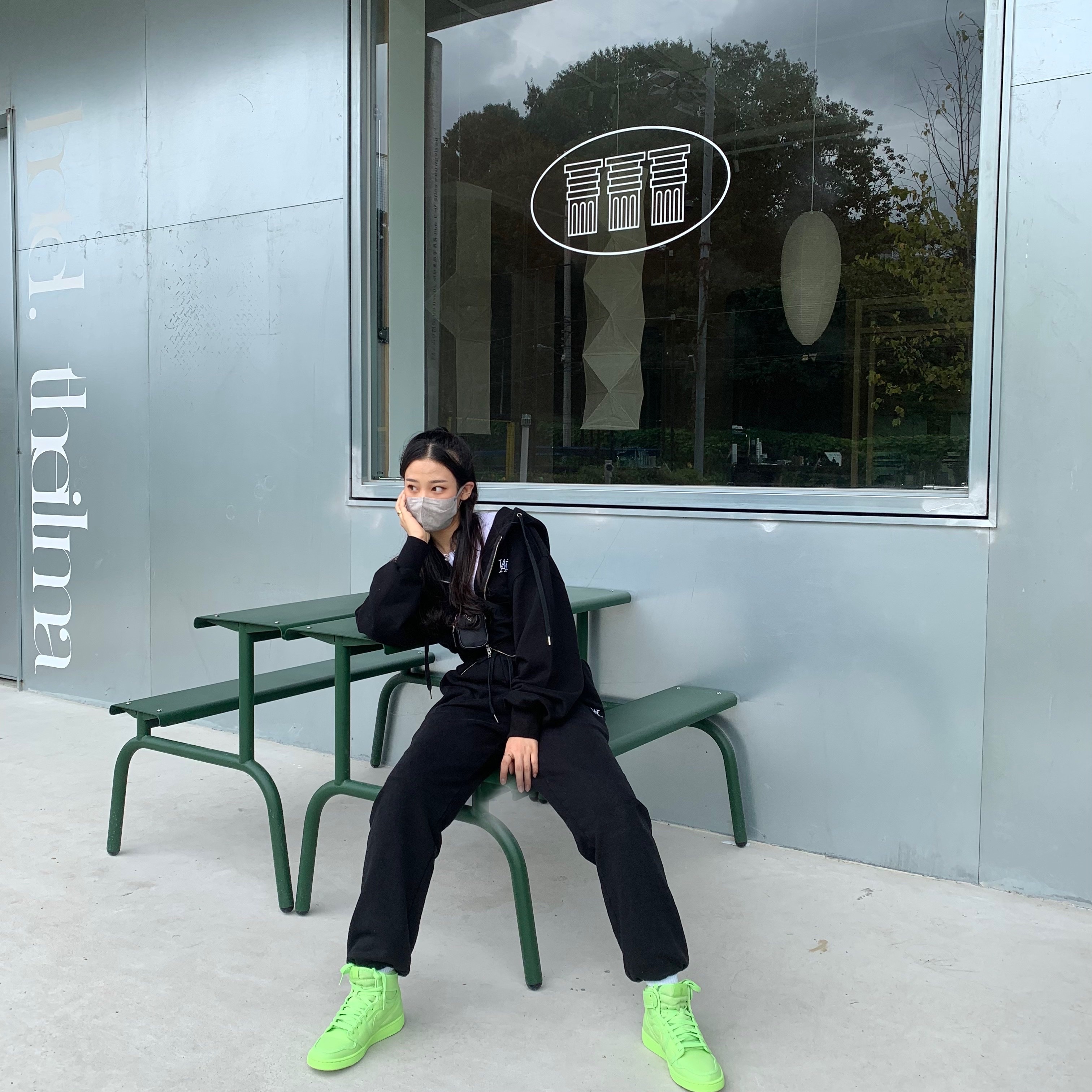 (@ah_young) 님의 게시물 | KREAM