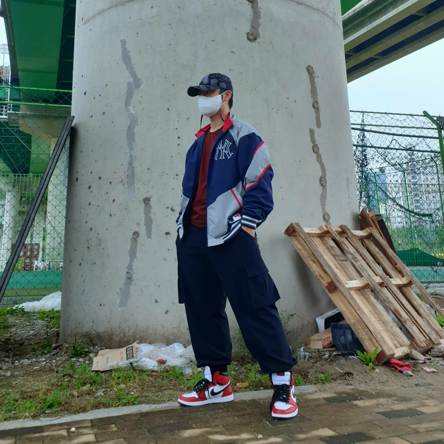 코난 (@_lets_be) 님의 게시물 | KREAM