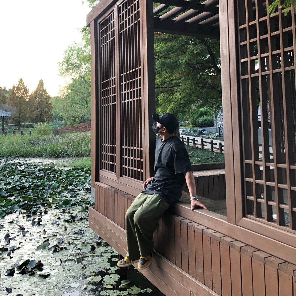 홀리듯 (@lchy2710) 님의 게시물 | KREAM