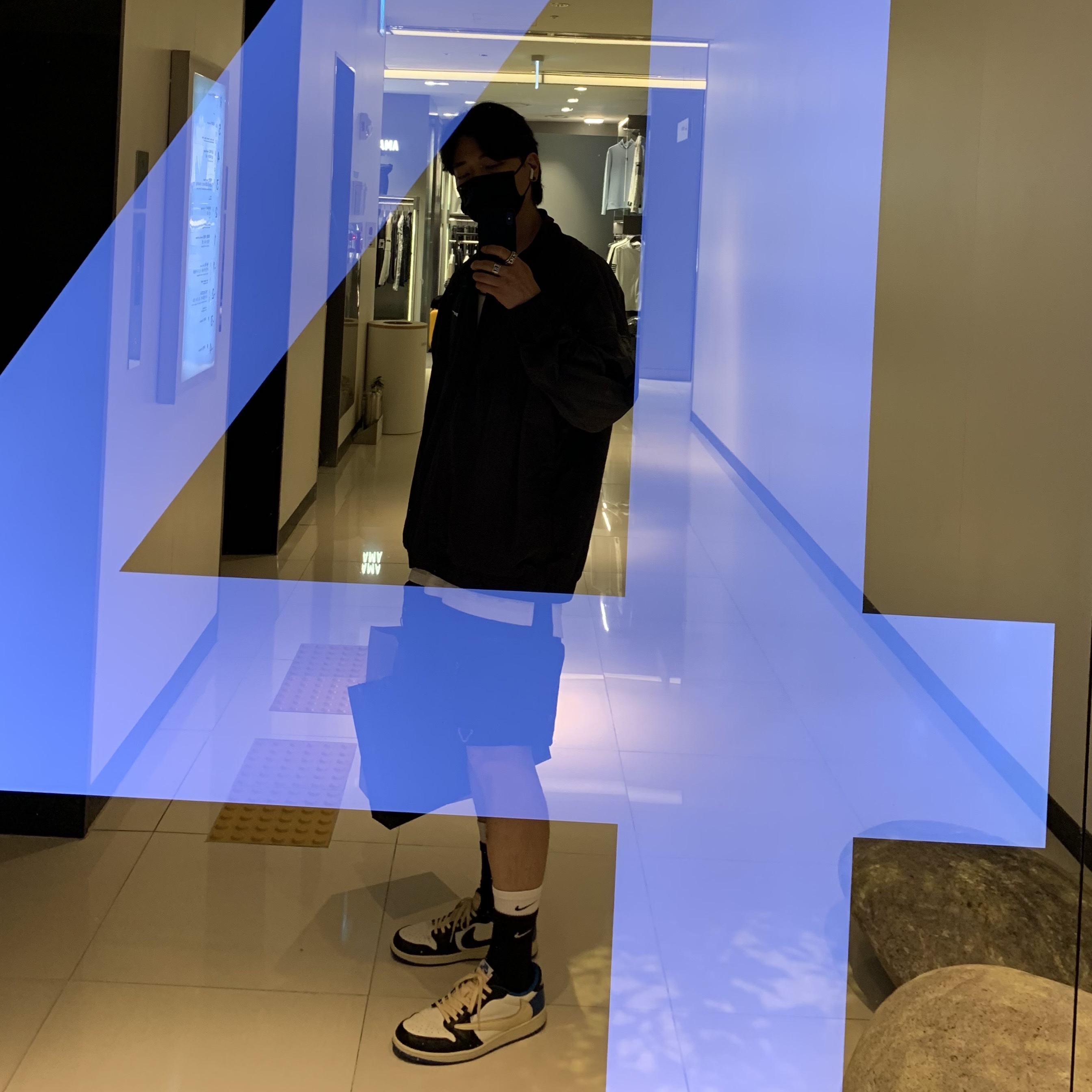 비공개 (@unknown_) 님의 게시물 | KREAM