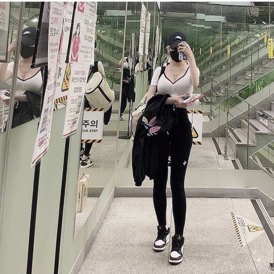 jellyfish (@cherish.jen) 님의 게시물 | KREAM