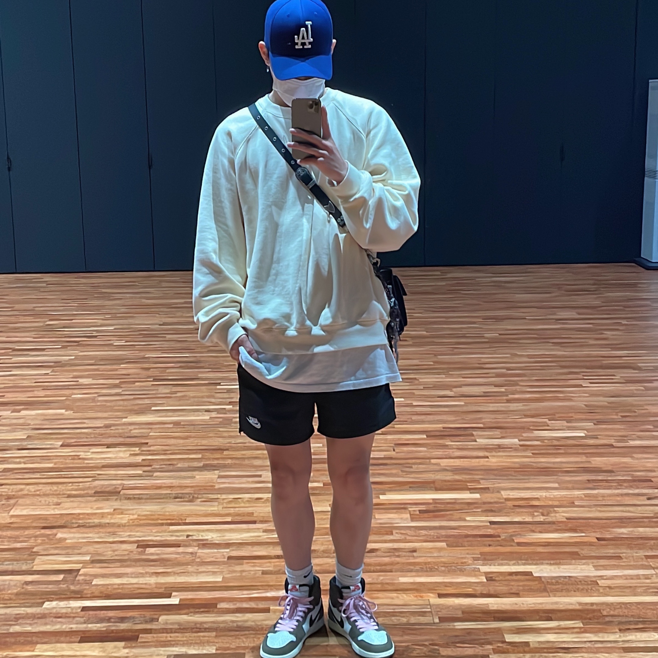 박한솔 (@xx_hansol) 님의 게시물 | KREAM