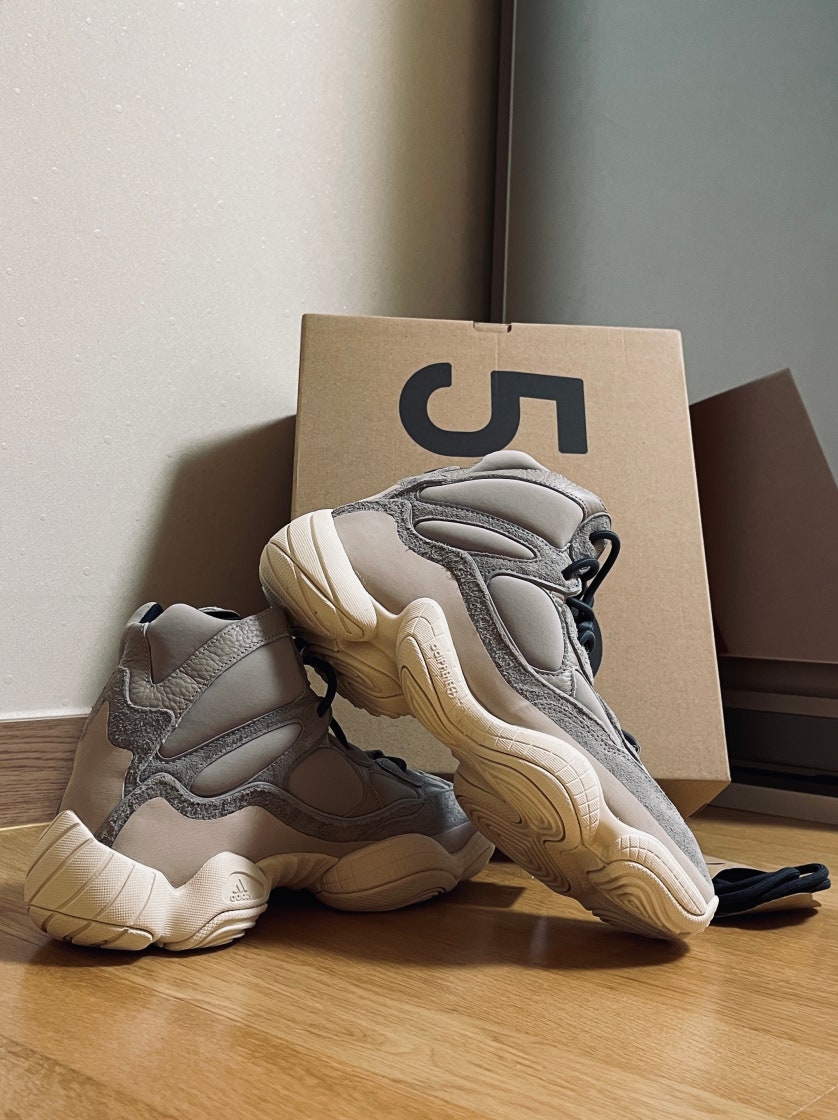 리레이스 (@rerace) 님의 게시물 | KREAM