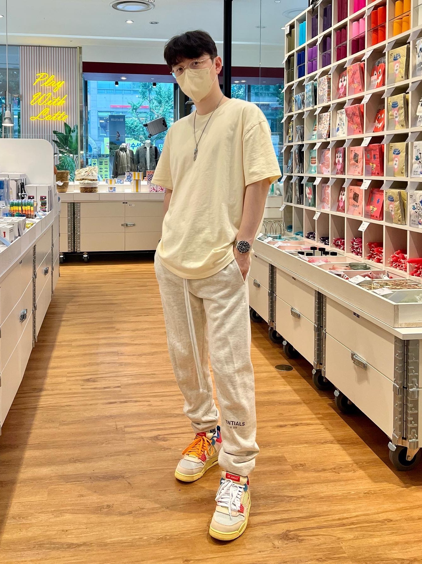 박지호 (@jjii_ho) 님의 게시물 | KREAM