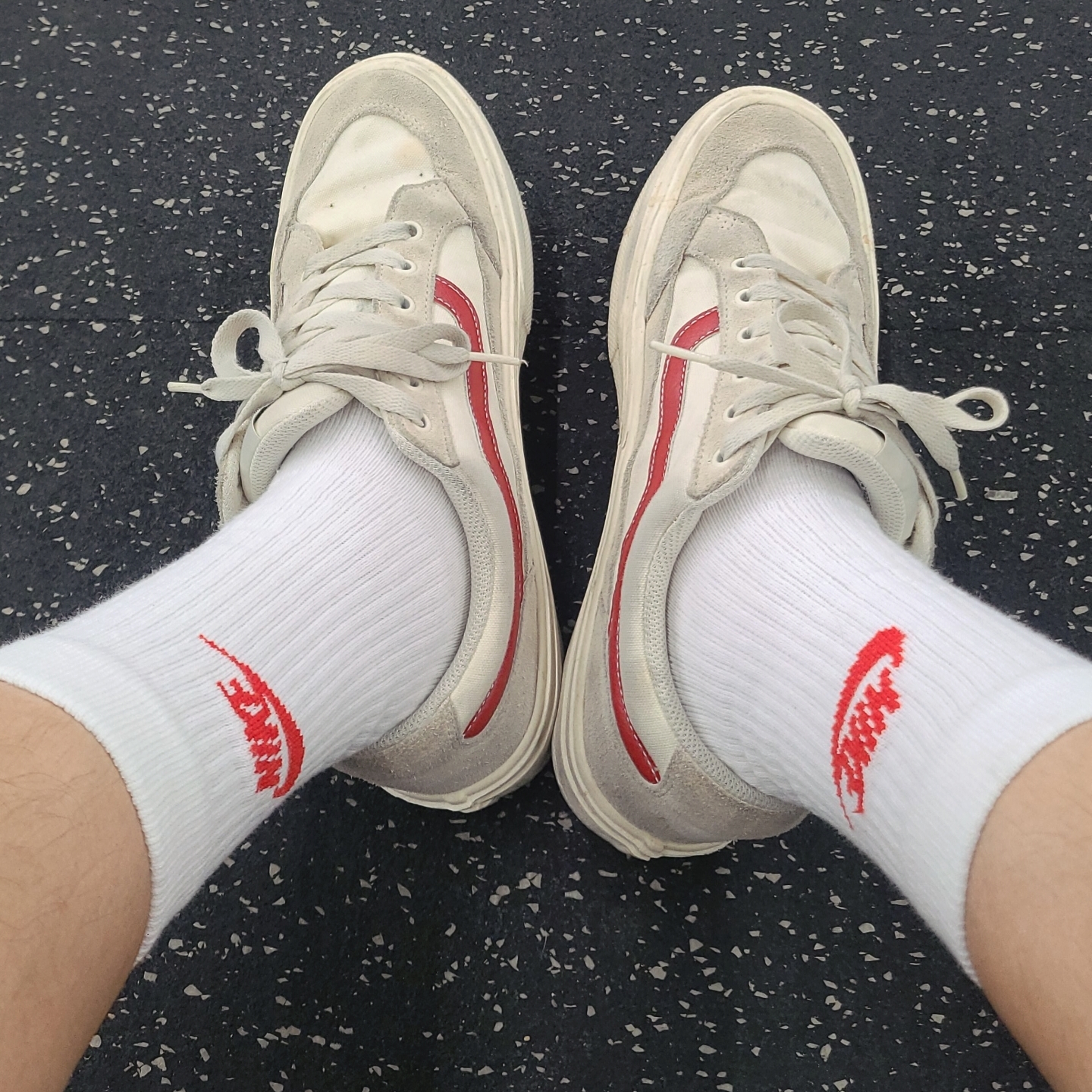 김현준 (@act.hj) 님의 게시물 | KREAM