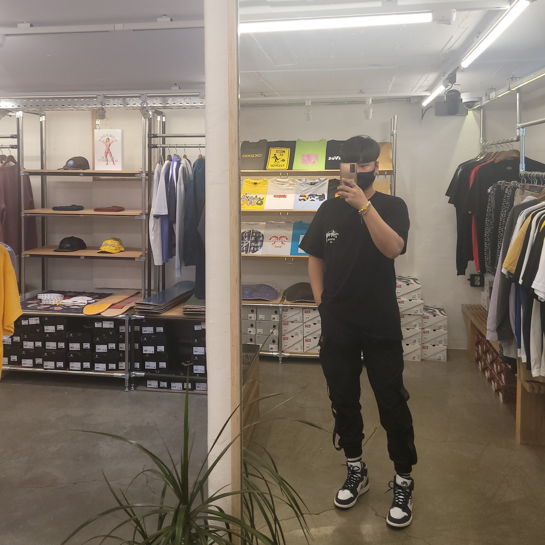 이재현 (@hyeoni_kkk) 님의 게시물 | KREAM