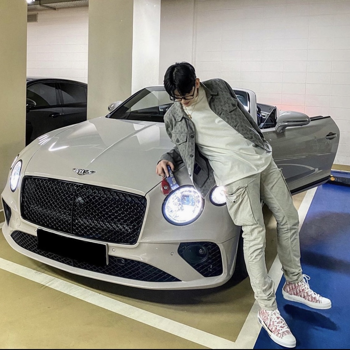 윤효혁 (@yoon_hh) 님의 게시물 | KREAM