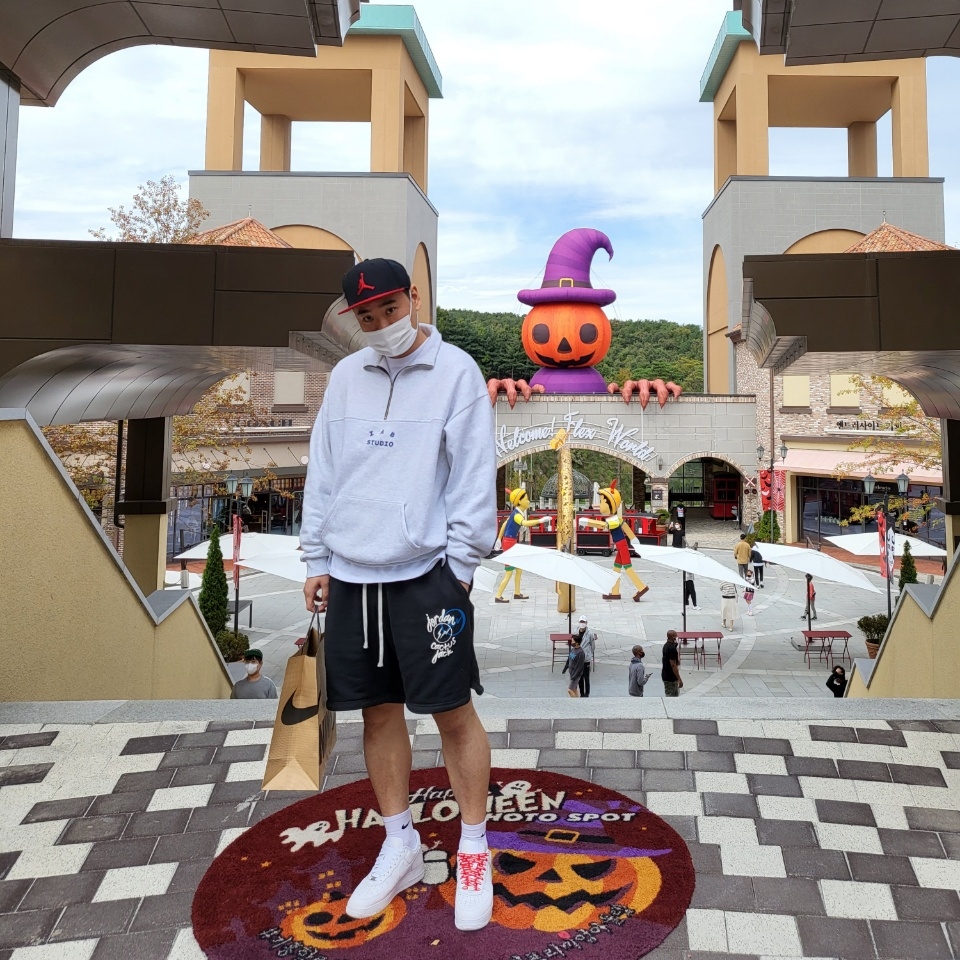 가제이 (@huni_hun) 님의 게시물 | KREAM