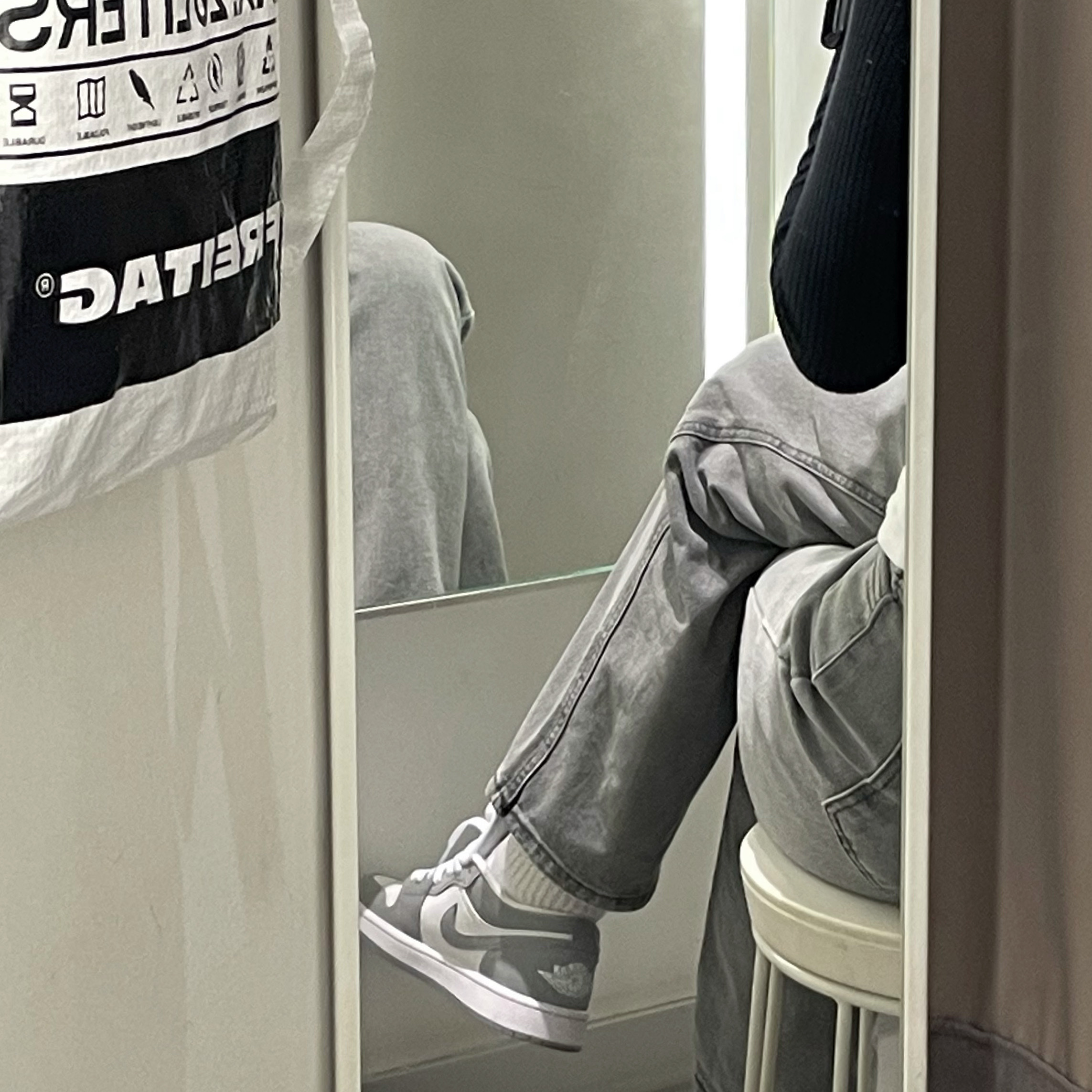 유나유나예 (@ssony_yuna) 님의 게시물 | KREAM