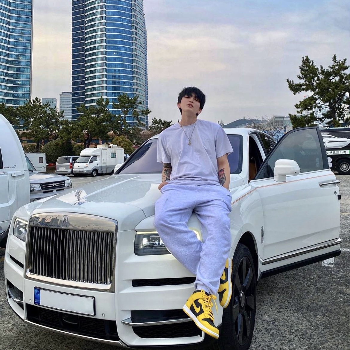 윤효혁 (@yoon_hh) 님의 게시물 | KREAM