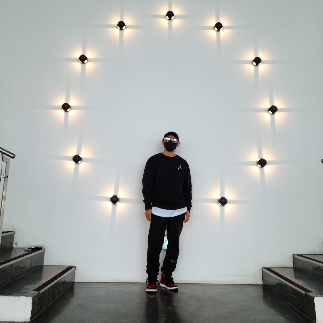 홀리듯 (@lchy2710) 님의 게시물 | KREAM