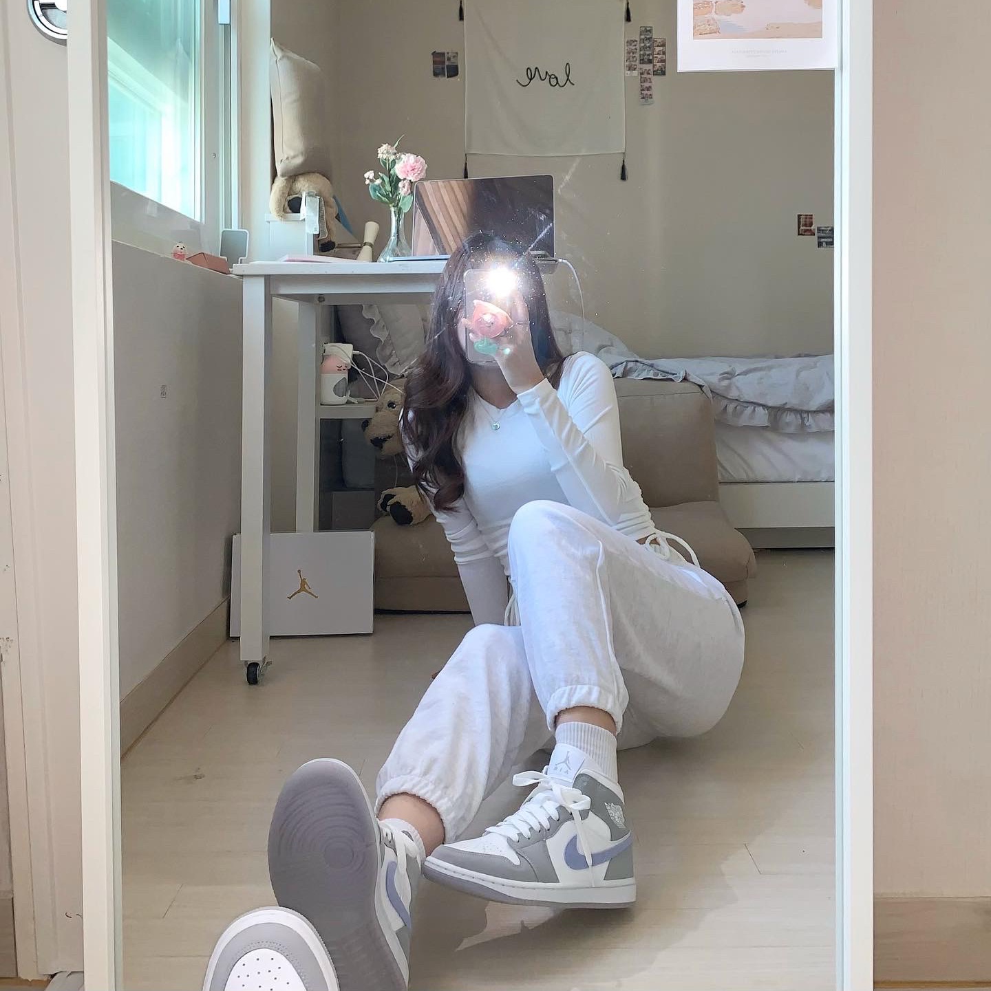 규리의 옷장 🧦 (@dearfor.u_uri) 님의 게시물 | KREAM