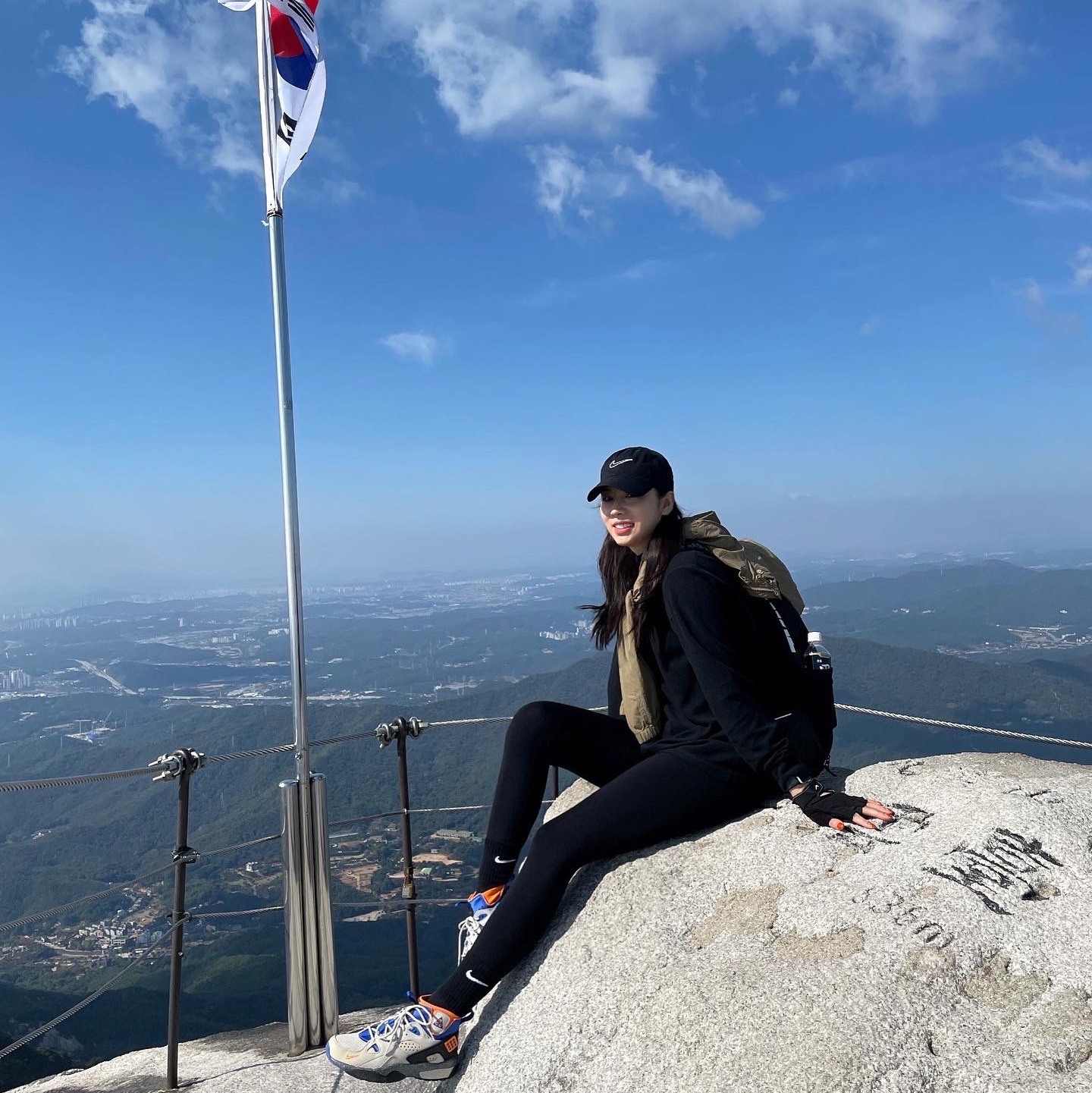 (@yyseul_) 님의 게시물 | KREAM